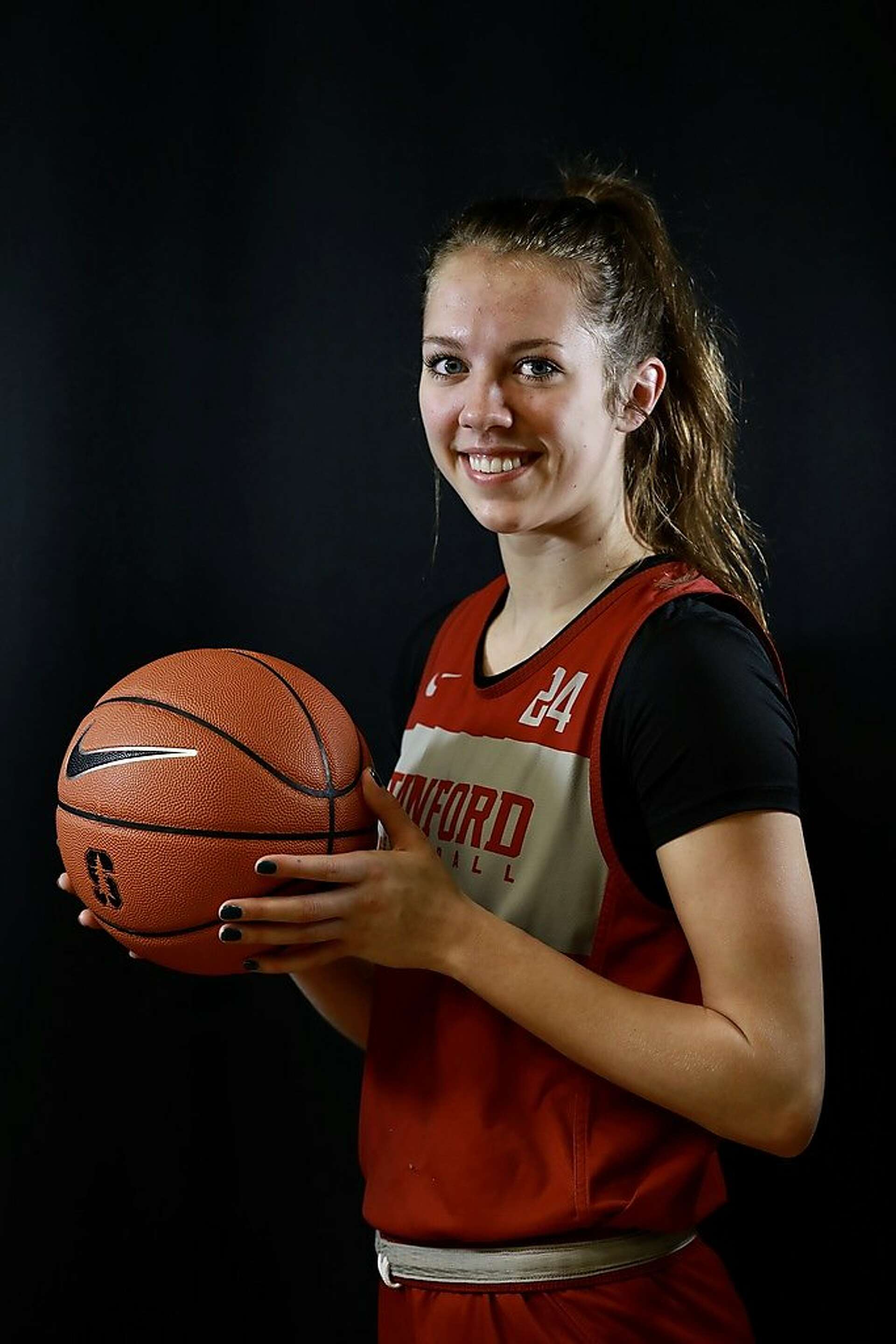 There goes Stanford’s Lacie Hull — or was it her twin, Lexie?