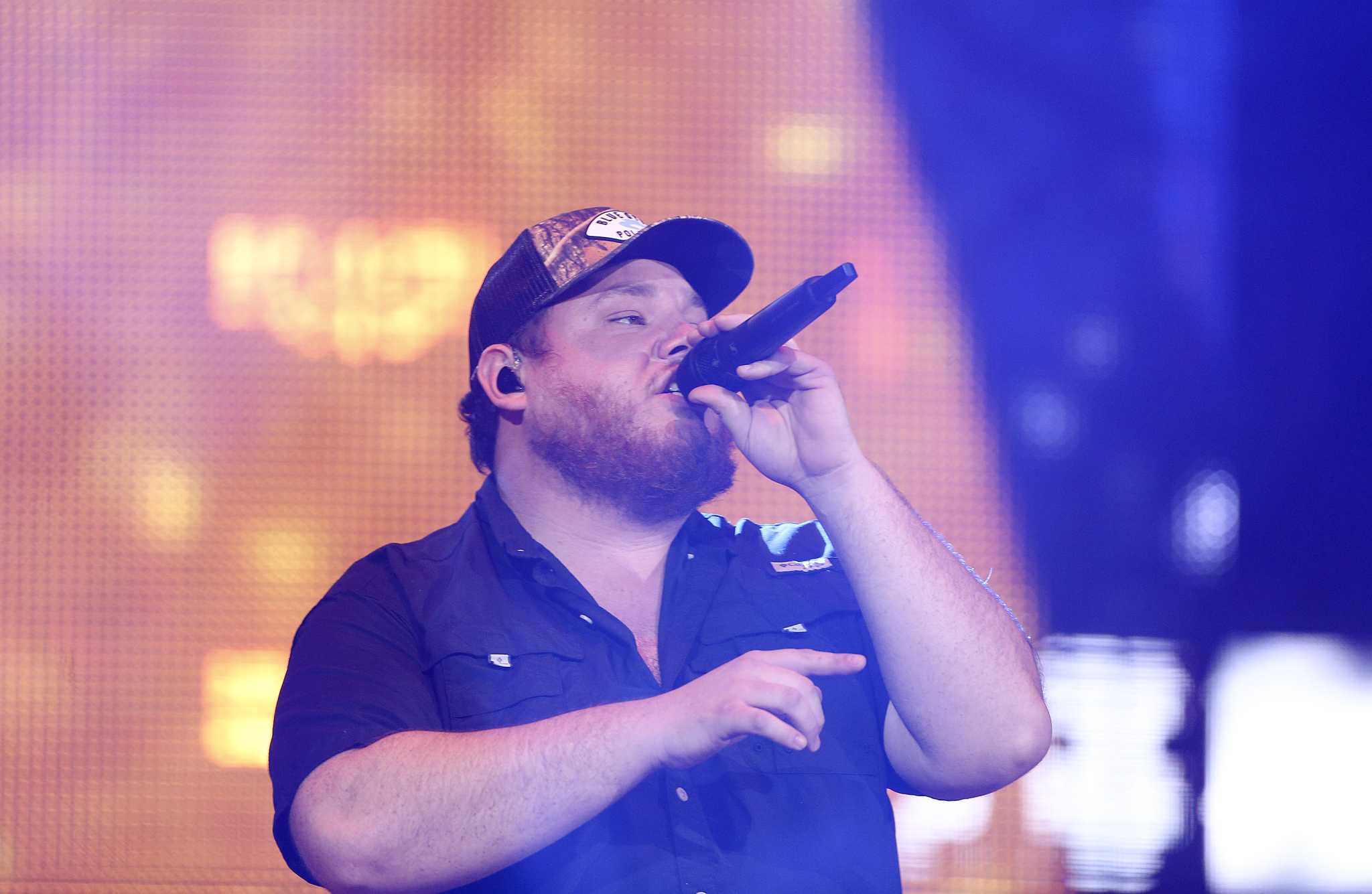 Country star Luke Combs sets Houston date