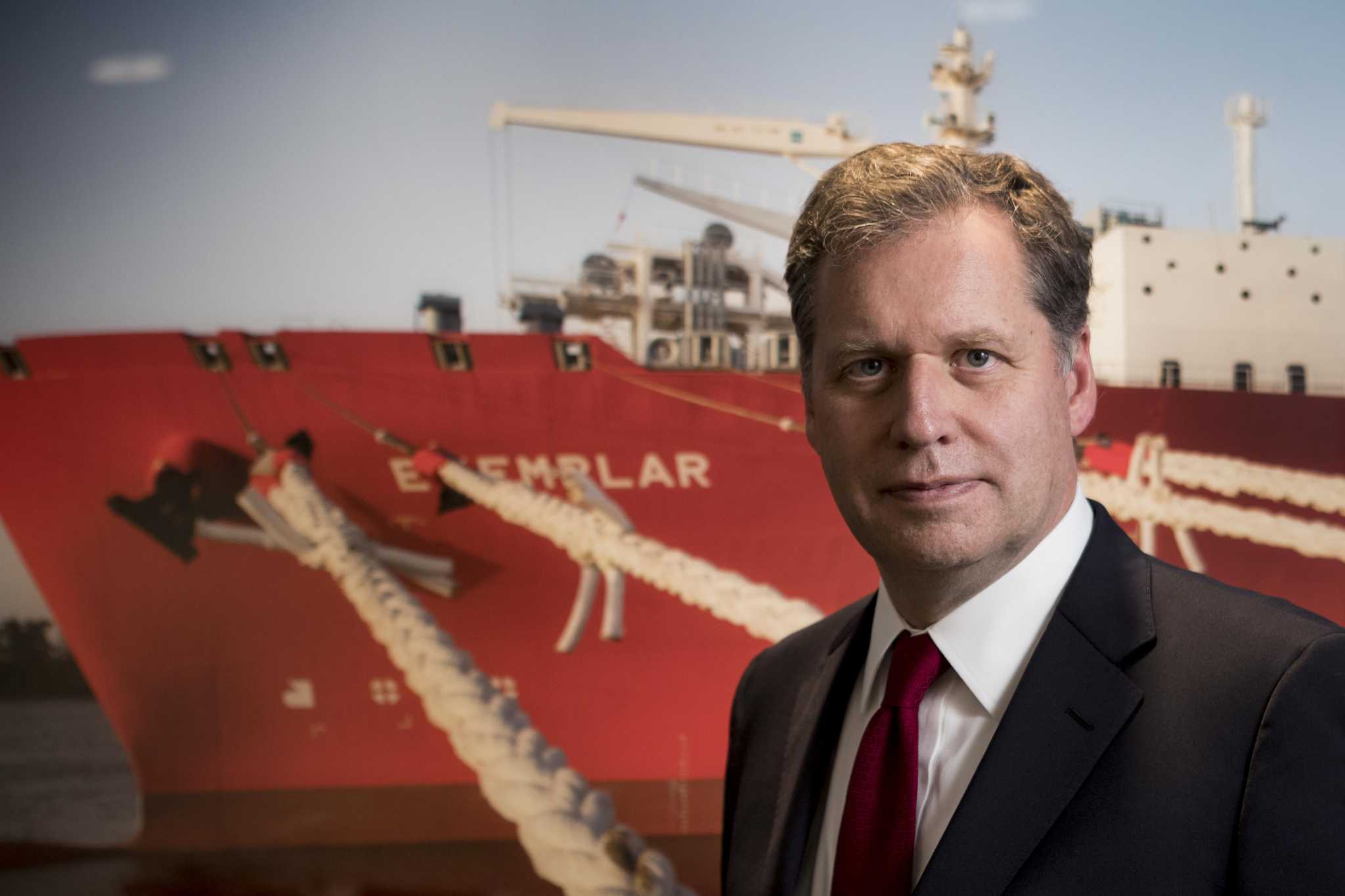 Excelerate Energy strikes preliminary LNG cargo deal with Argentina's YPF
