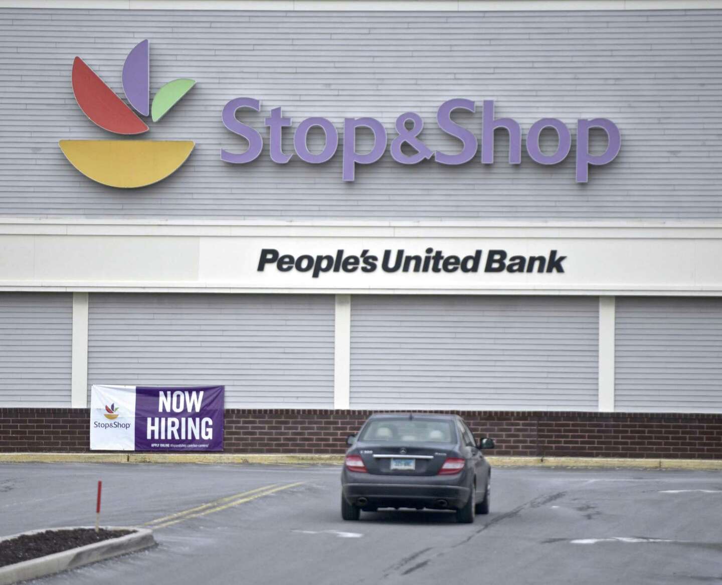 Five Connecticut Stop & Shop locations to close later this year