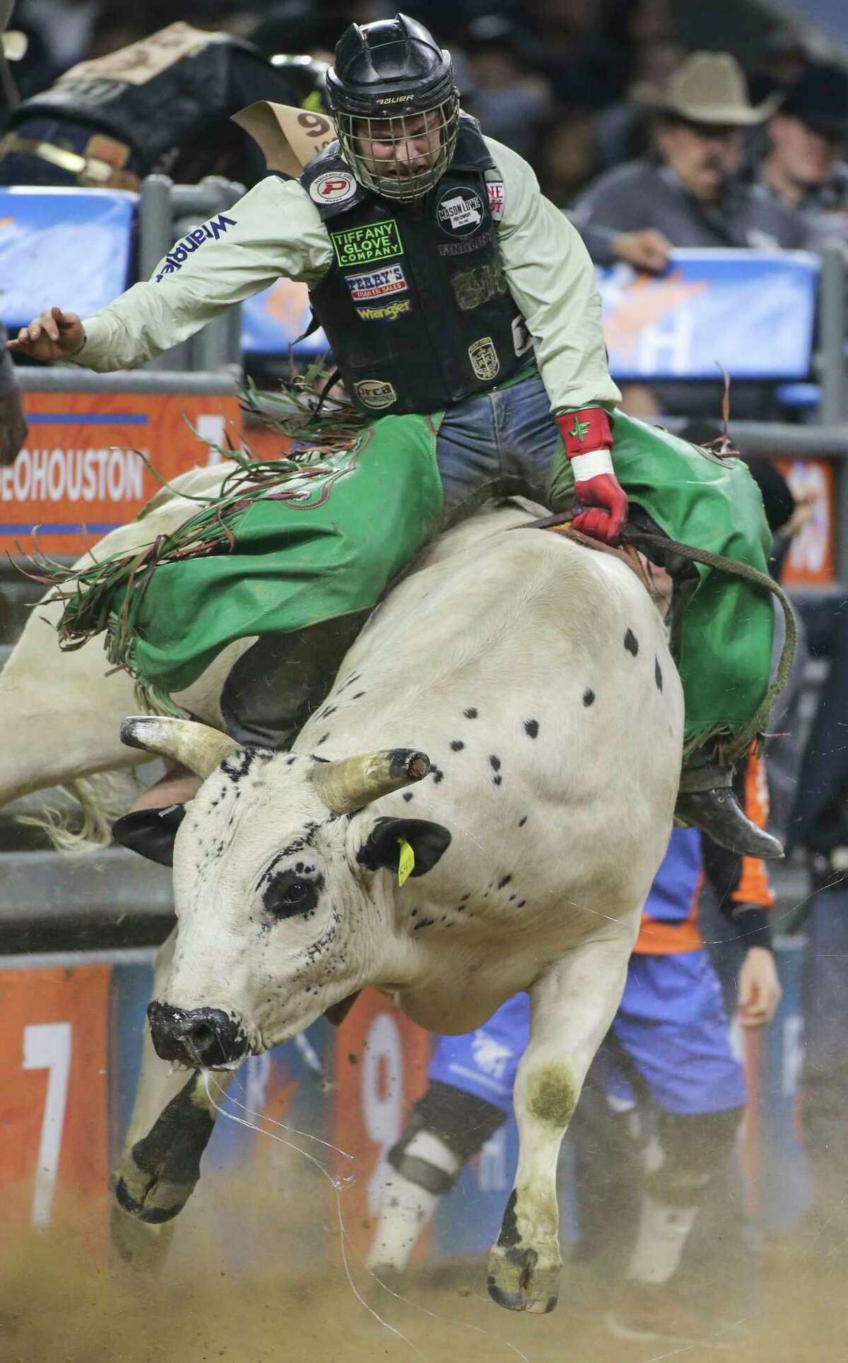 Luke Combs brings the hits to RodeoHouston debut