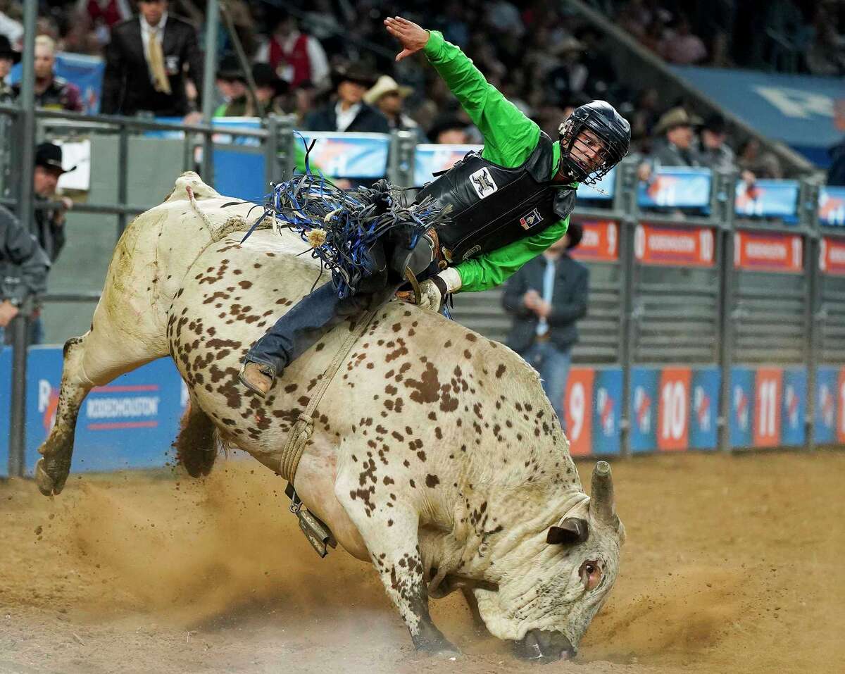 Luke Combs brings the hits to RodeoHouston debut