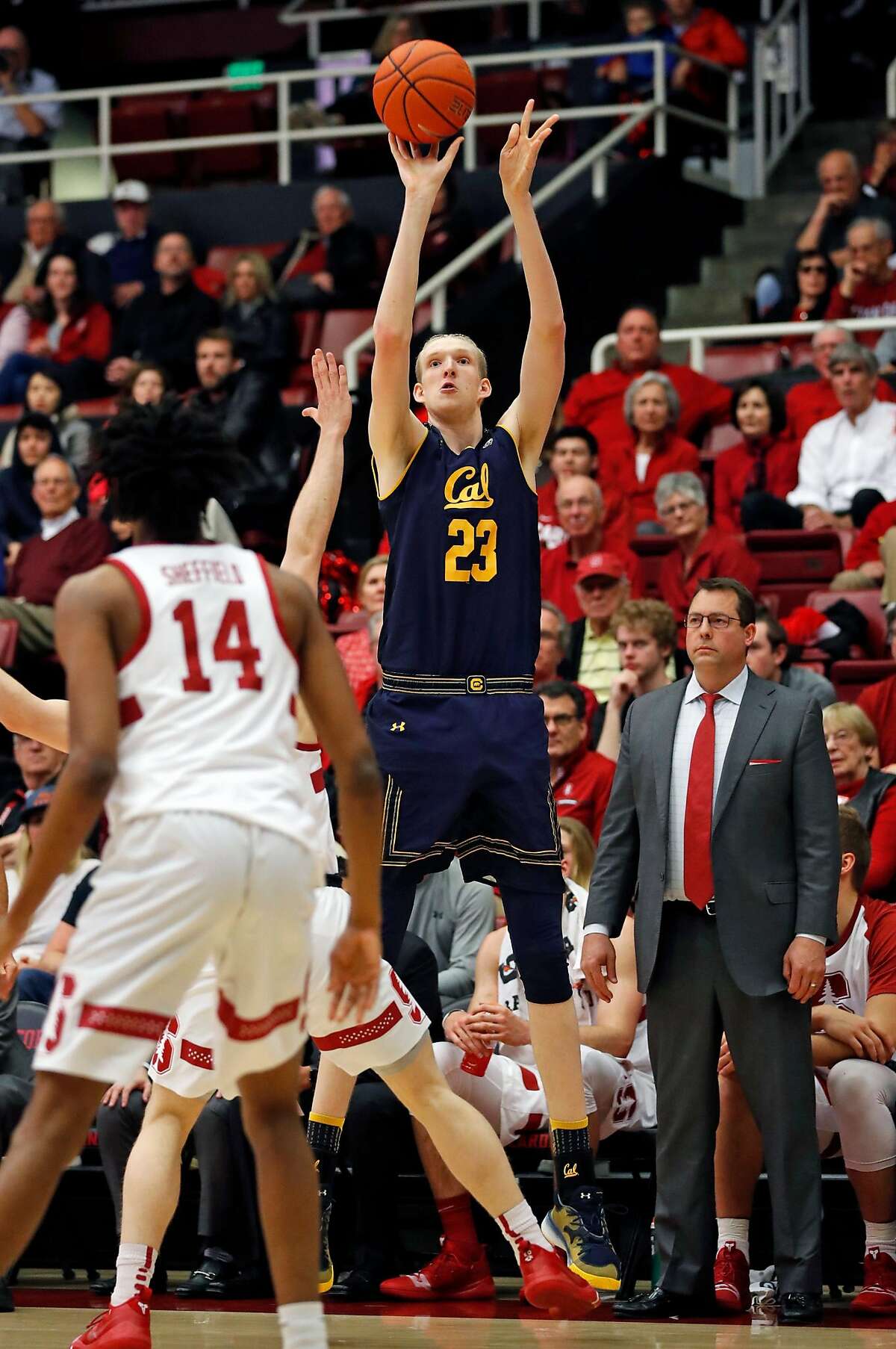 Cal holds off Stanford as Connor Vanover scores 24 points