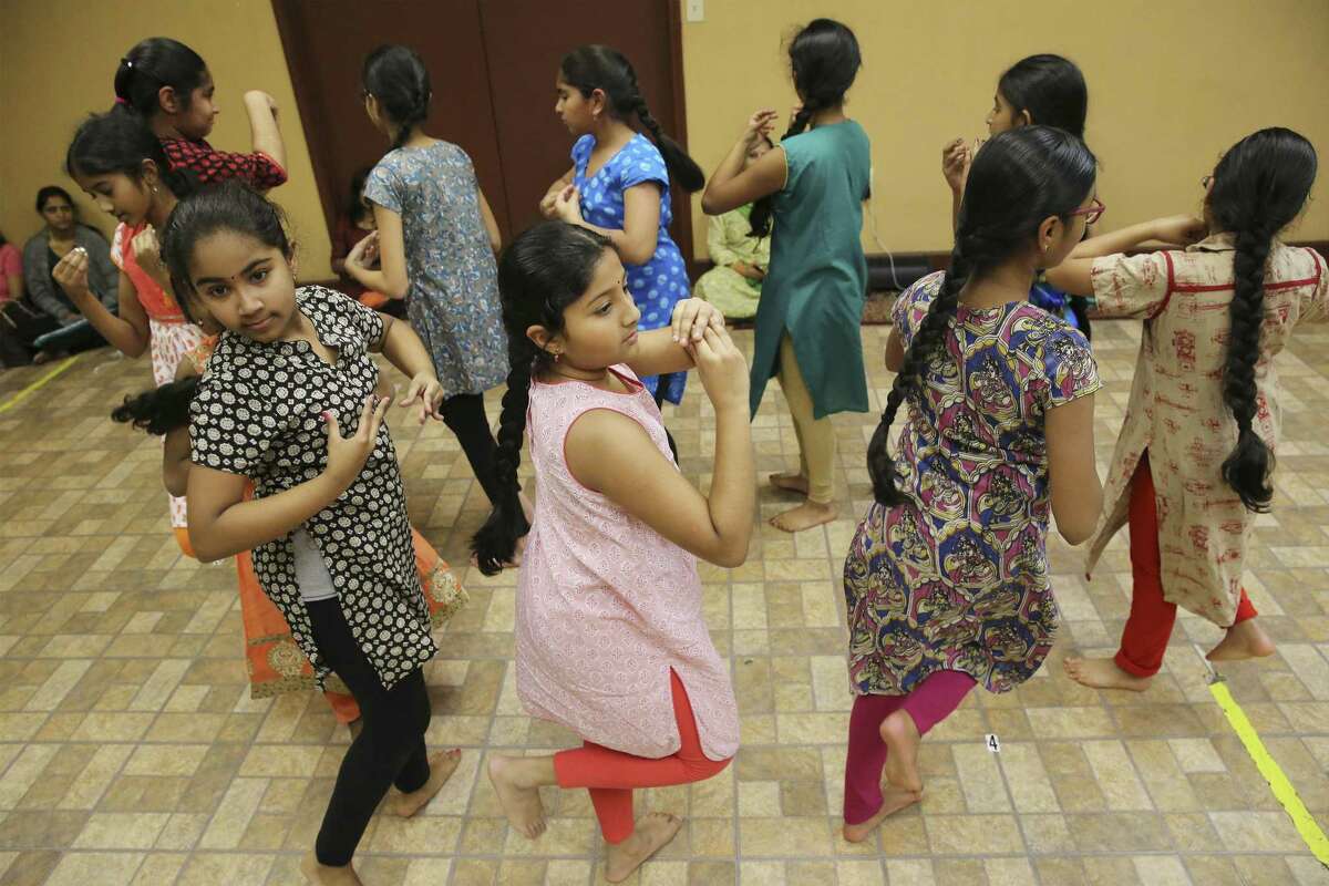 From traditional to Bollywood, Indian dance vibrant in San Antonio