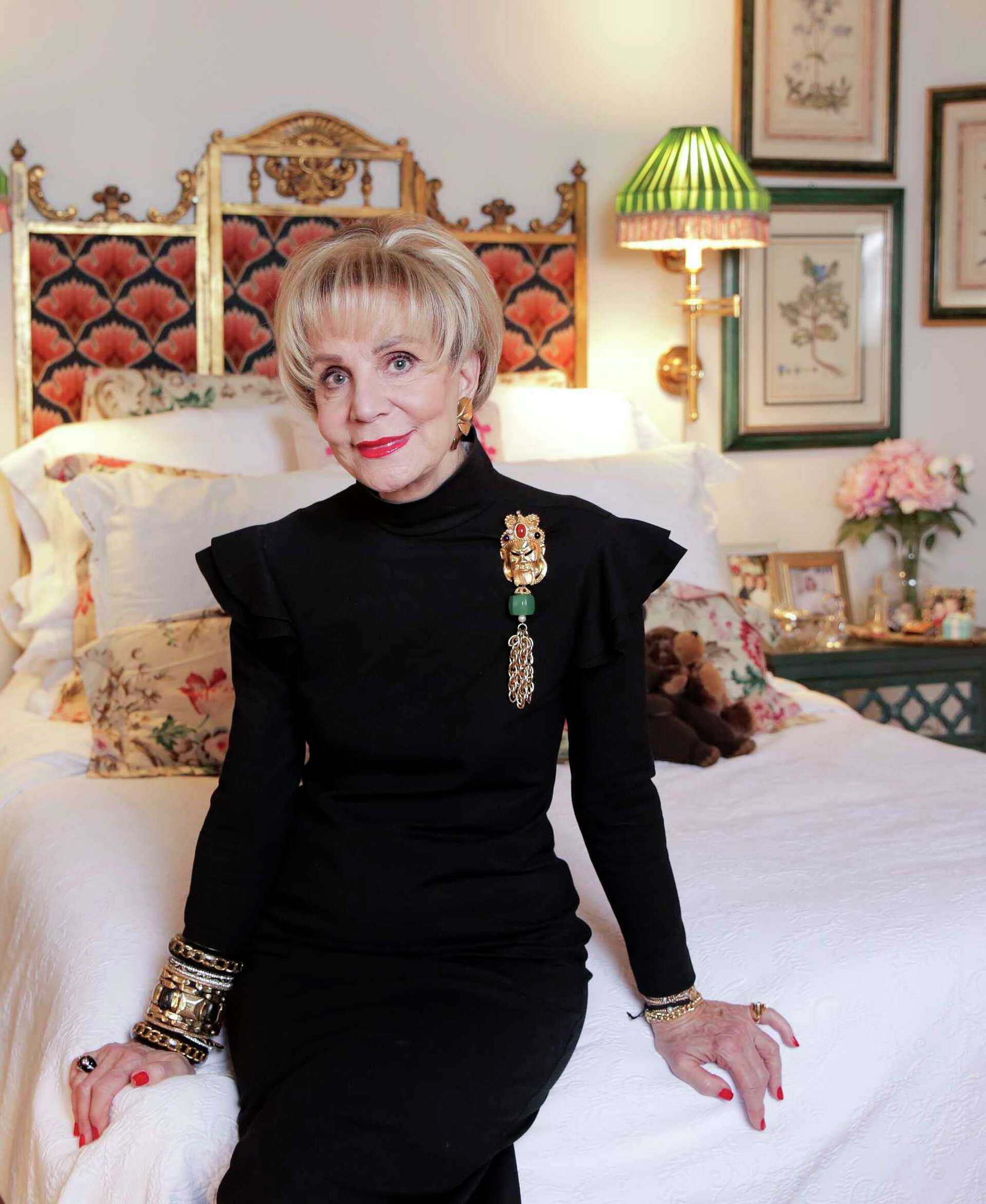 How 800 scarves, fitness, charity and family bring joy to Leisa Holland ...