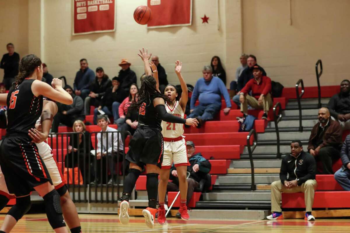 Wilbur Cross knocks out Stamford, reaches Class LL semifinals