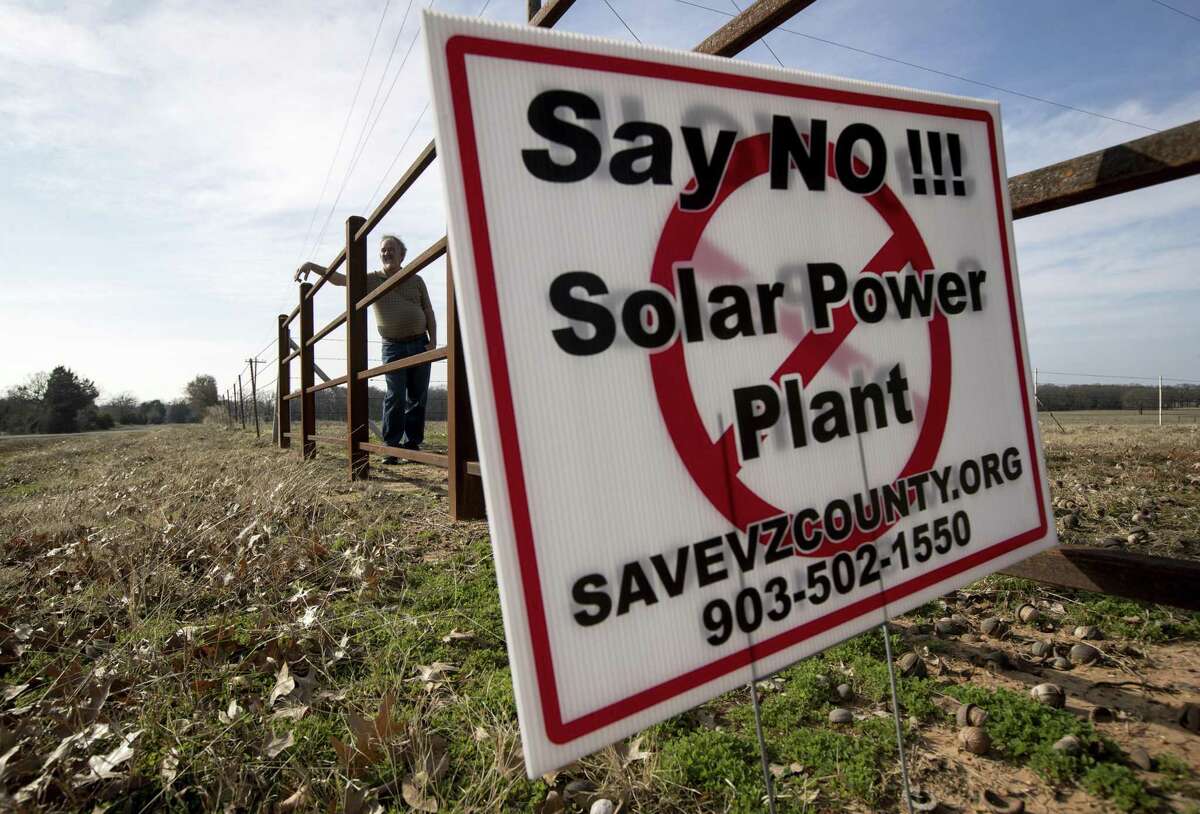 Solar farm divides a ranching community