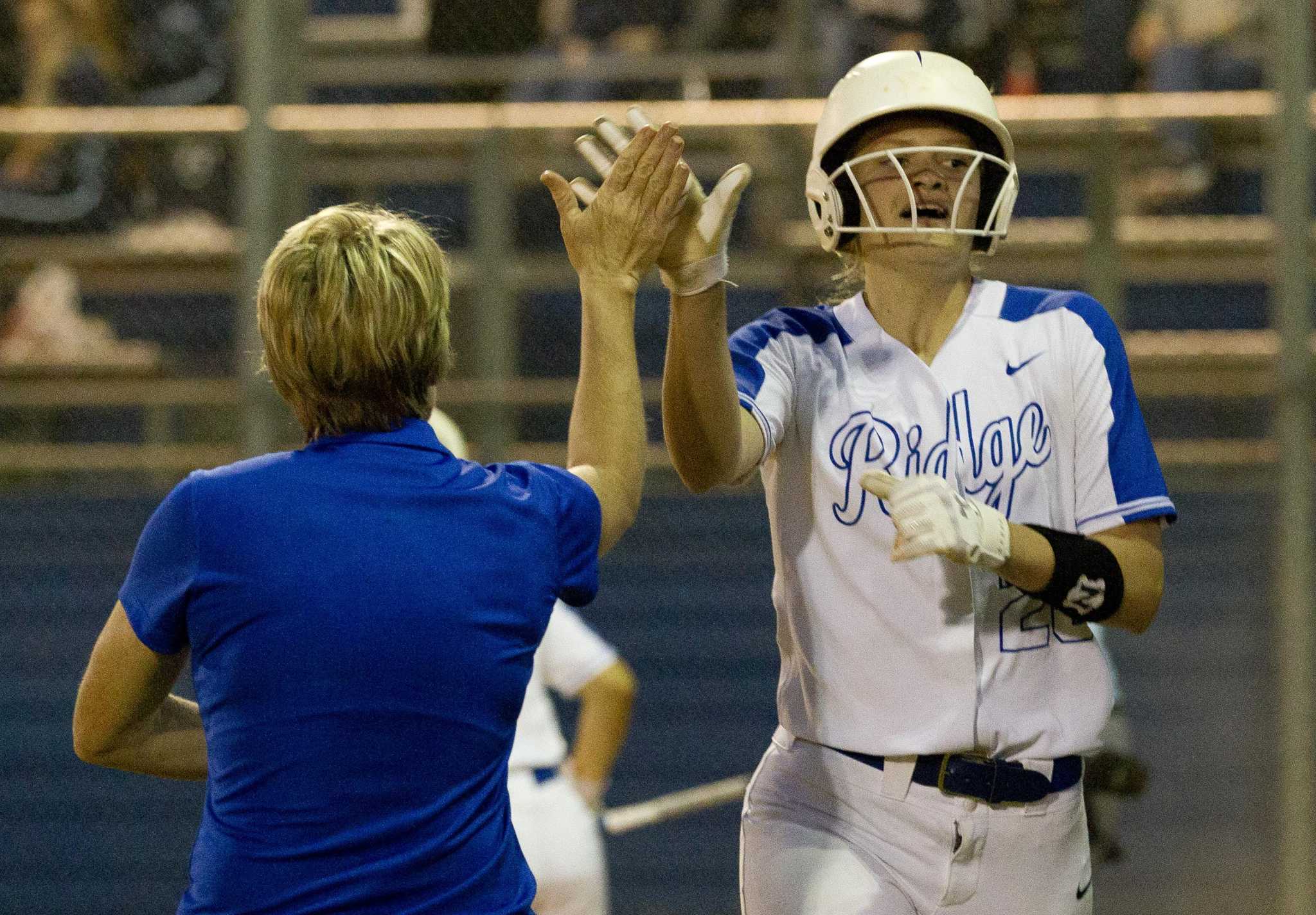 SOFTBALL: Oak Ridge pulls out victory over College Park