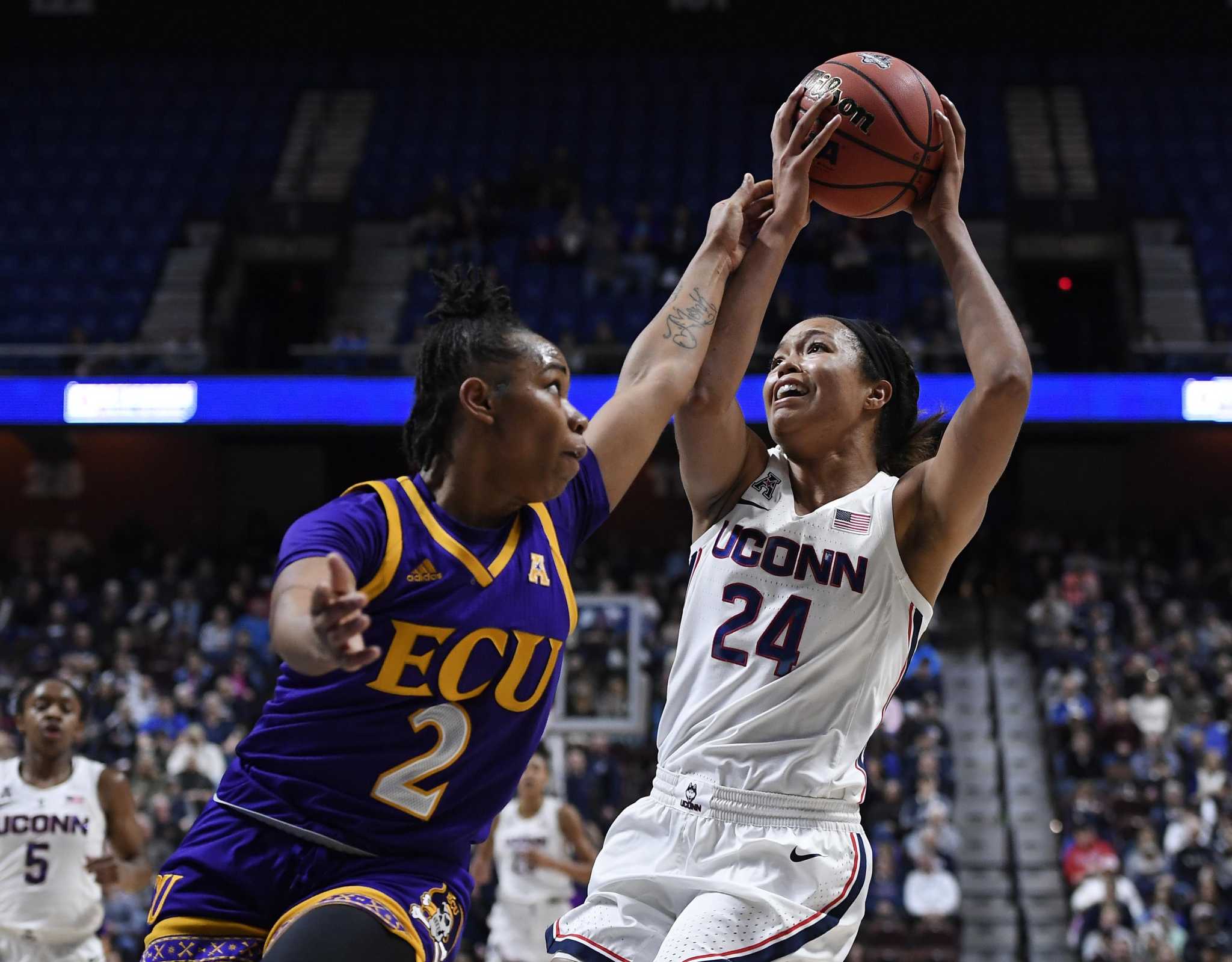 Collier carries UConn to AAC quarterfinal win over ECU