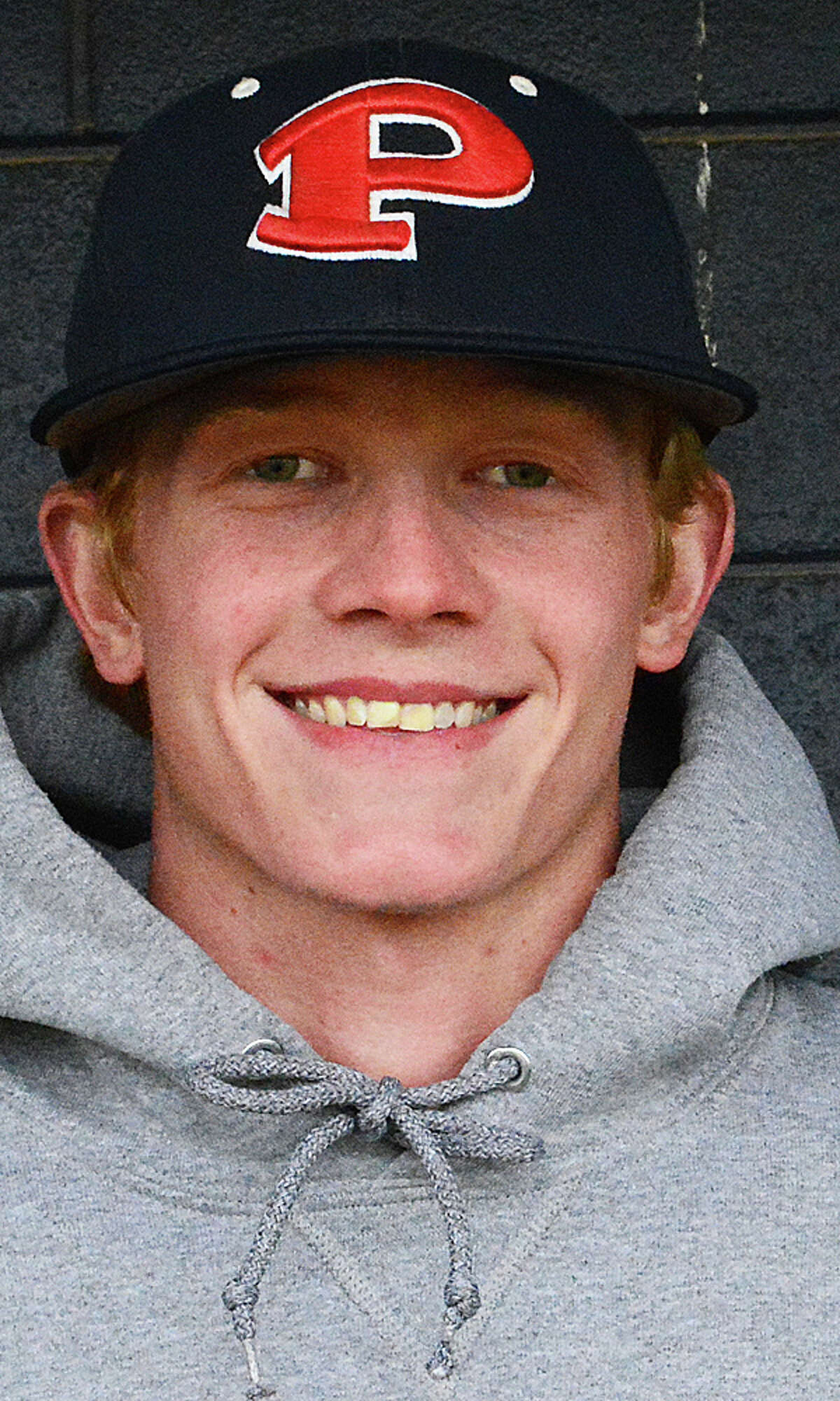 Bulldogs escape Sandies, 3-1