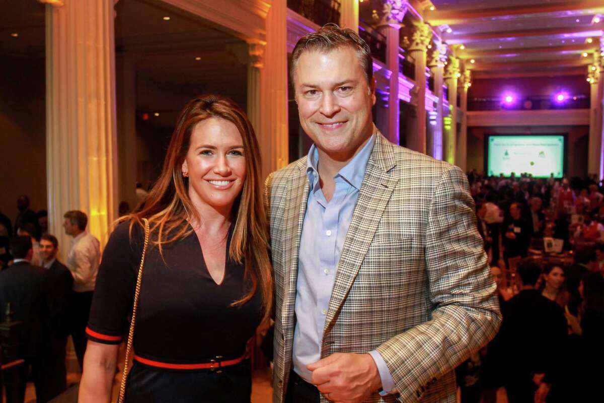 Houston billionaire, oil and gas leaders raise record $1.42 million for ...
