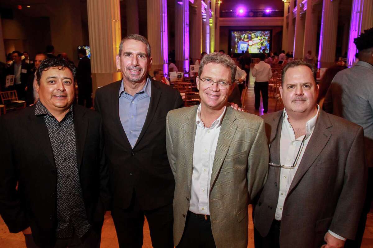 Houston billionaire, oil and gas leaders raise record $1.42 million for ...