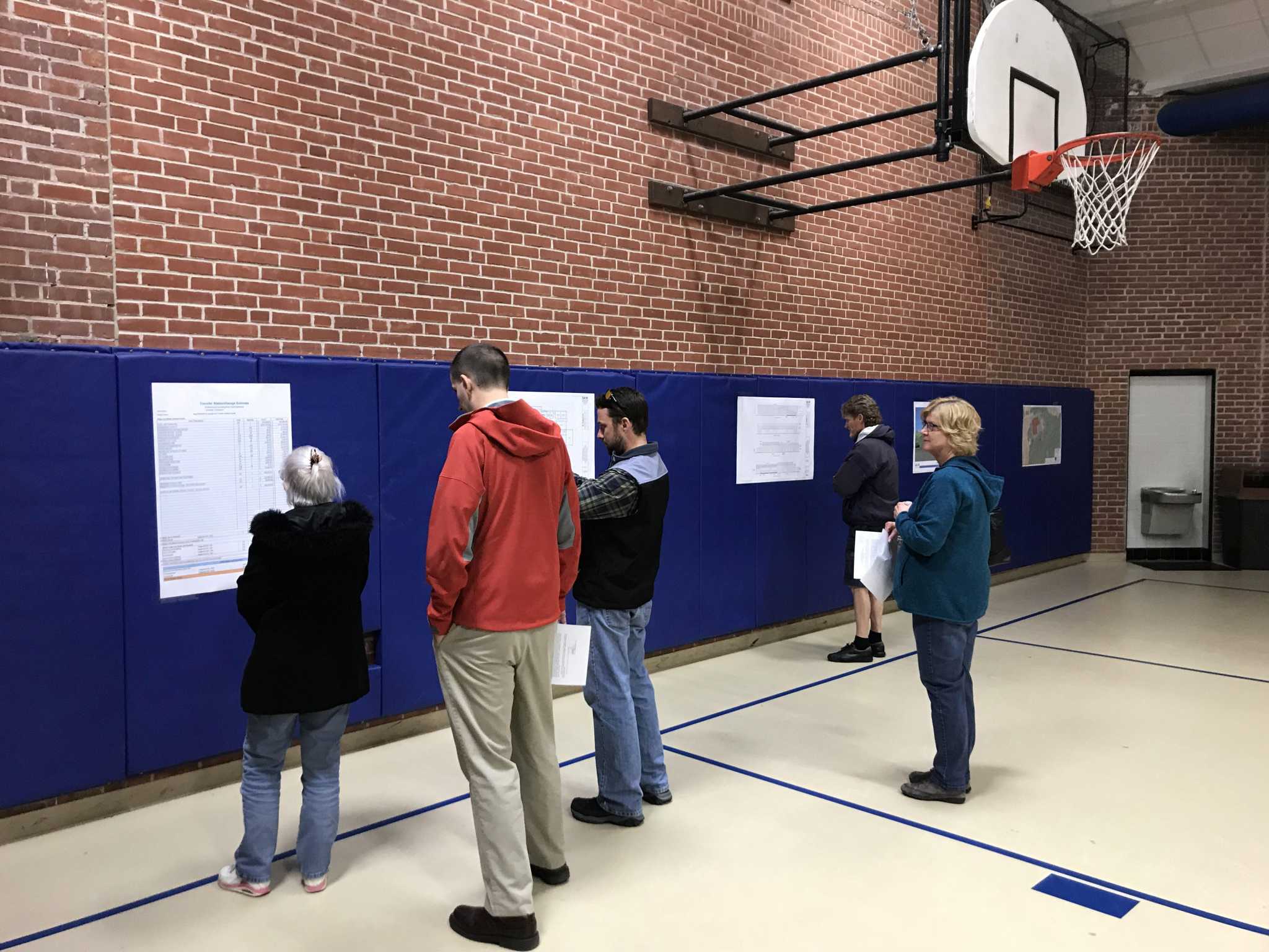 Cromwell takes town garage decision to referendum