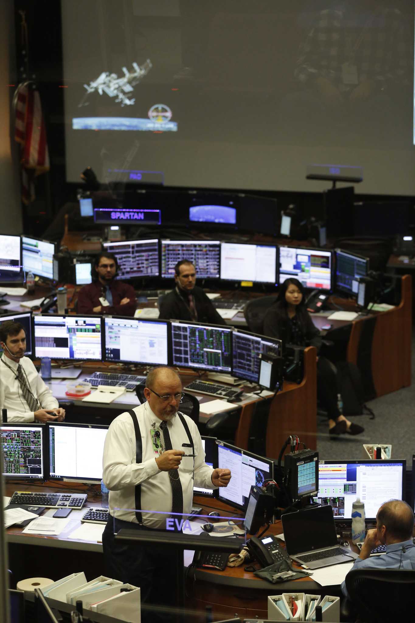 NASA mission controller braves flooding Thursday to keep space station ...