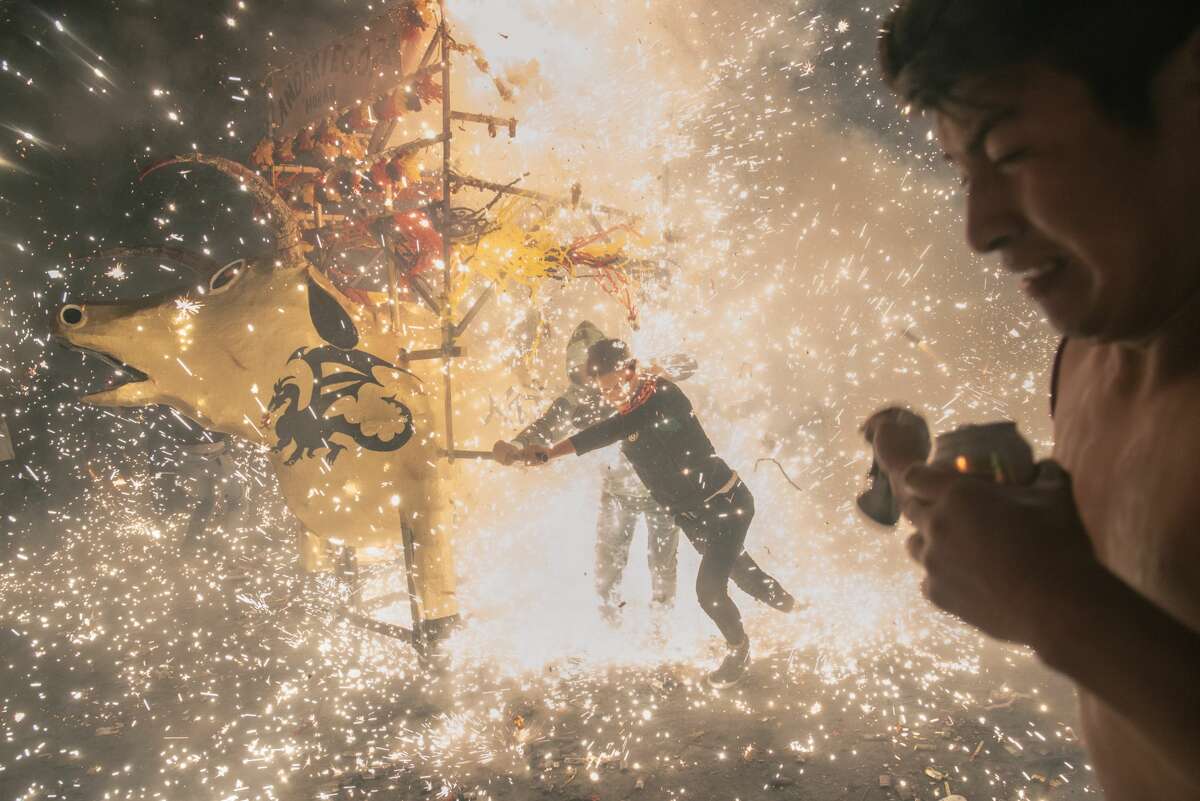Explosive photos show fireworks at National Pyrotechnic Festival in Mexico