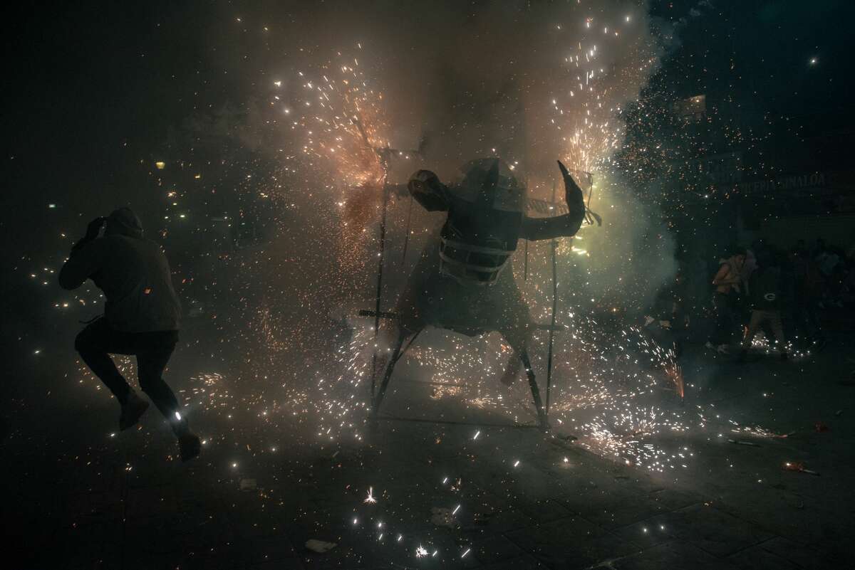 Explosive photos show fireworks at National Pyrotechnic Festival in Mexico