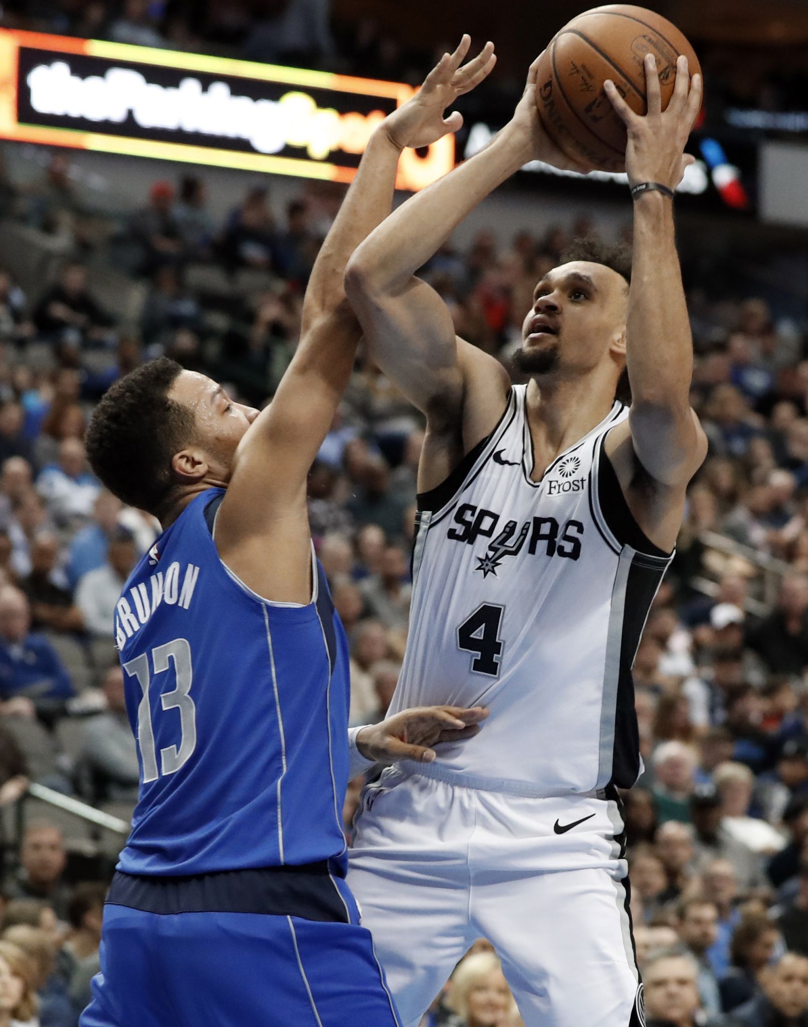White makes believers as Spurs take down Mavs
