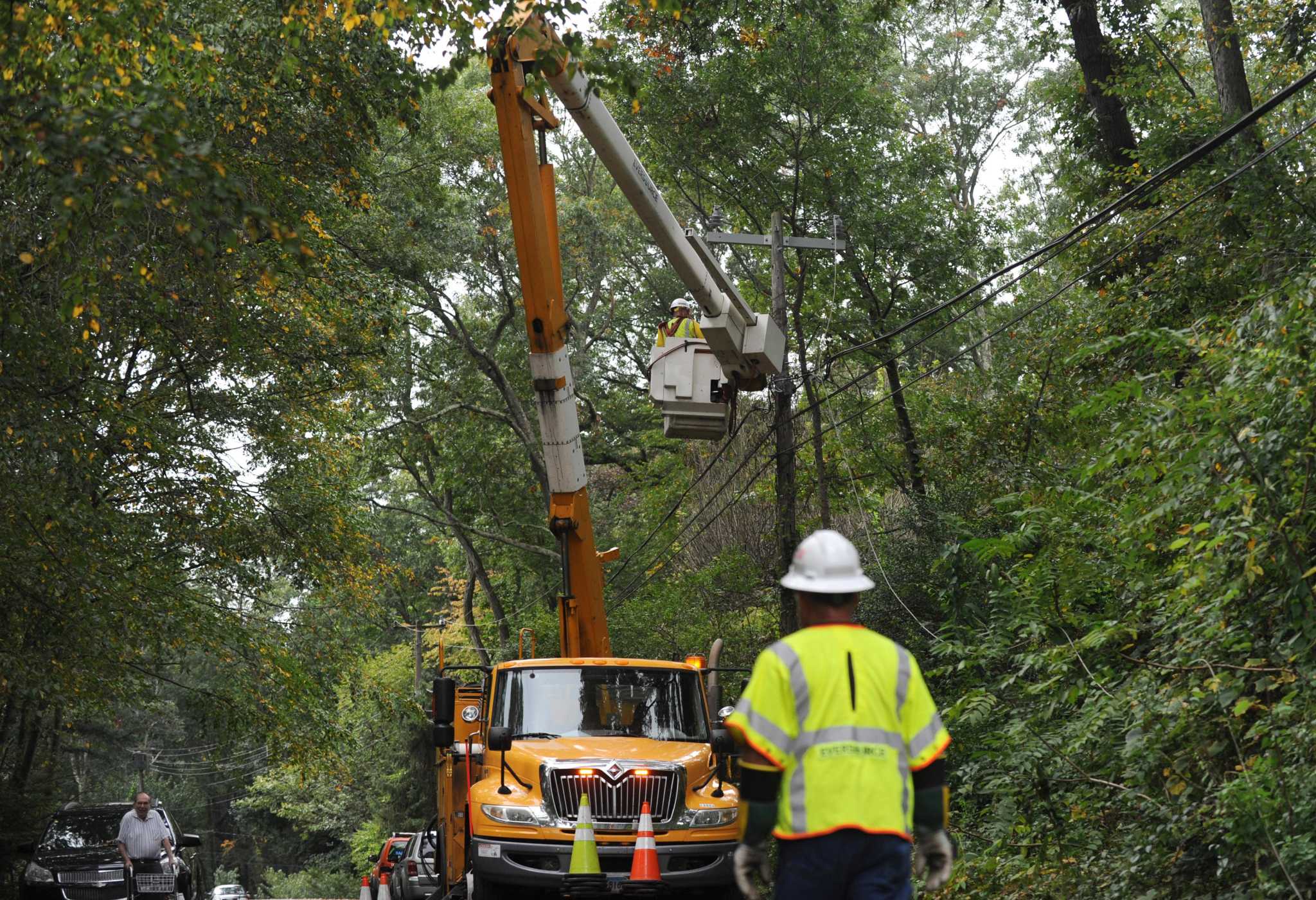 Eversource plans tree-trimming along 4,000 miles of CT roads