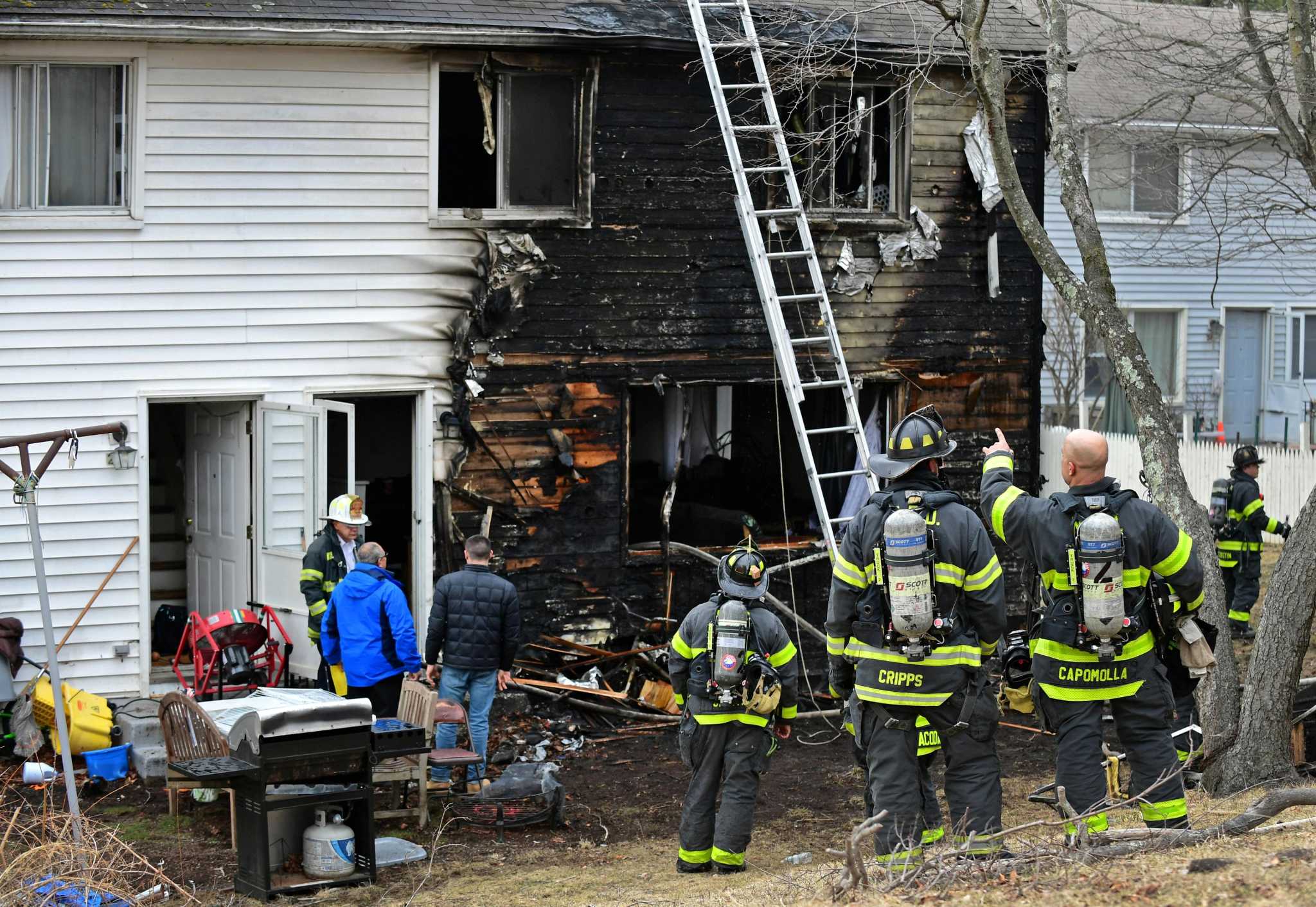 Colonial Village blaze displaces 7 people, pets
