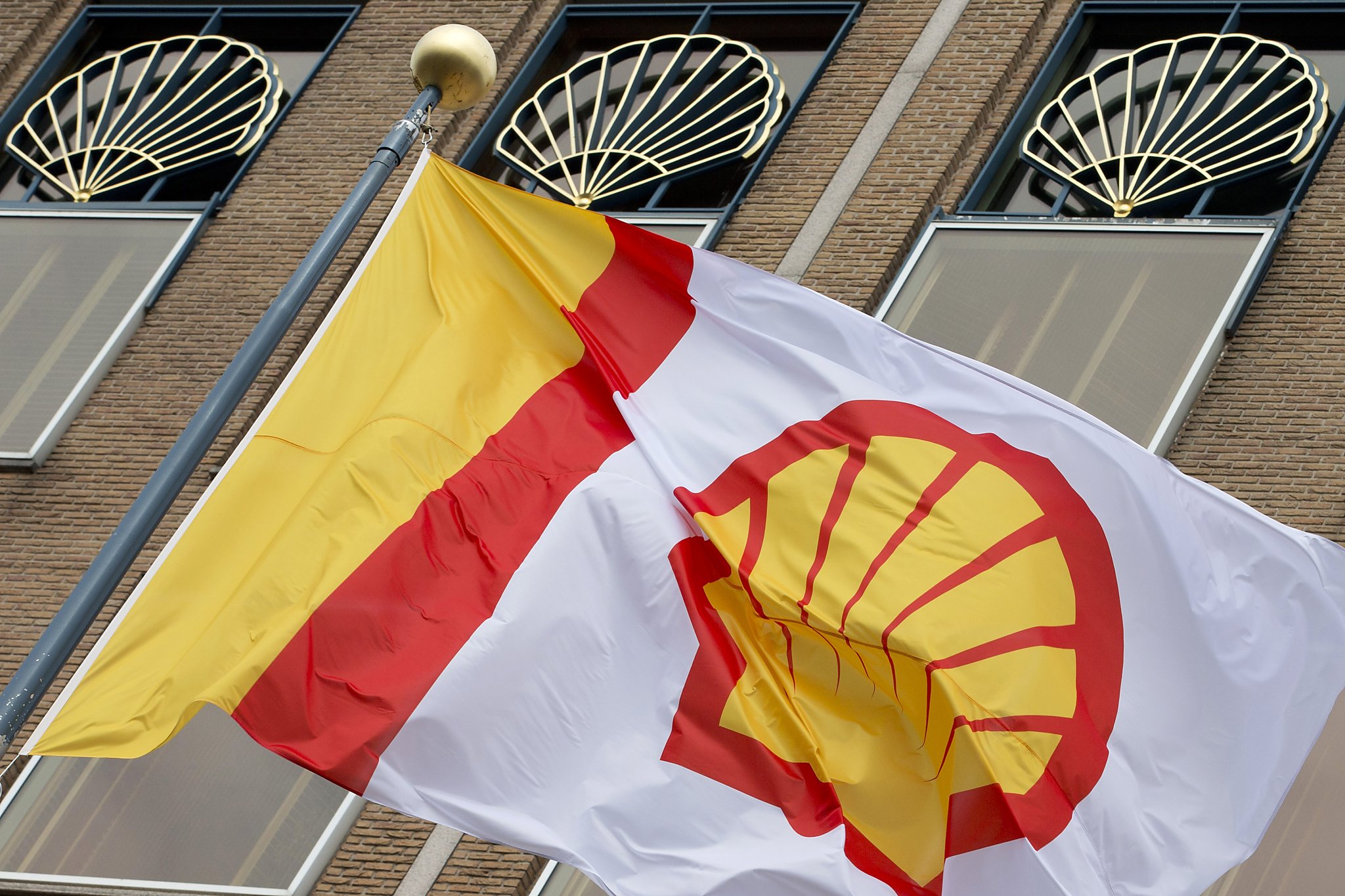 Royal Dutch Shell cuts dividend for first time since World War II
