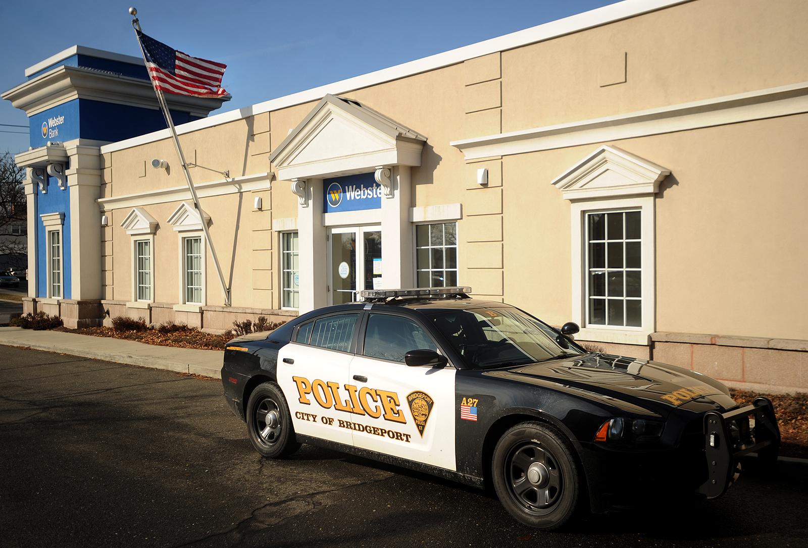 Bridgeport cop calls for all officers to respond after report of shots ...