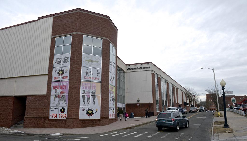 New Danbury Ice Arena owner promises new hockey team