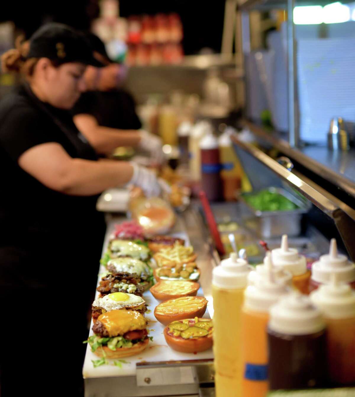 New Bernie’s Burger Bus opens in Missouri City today