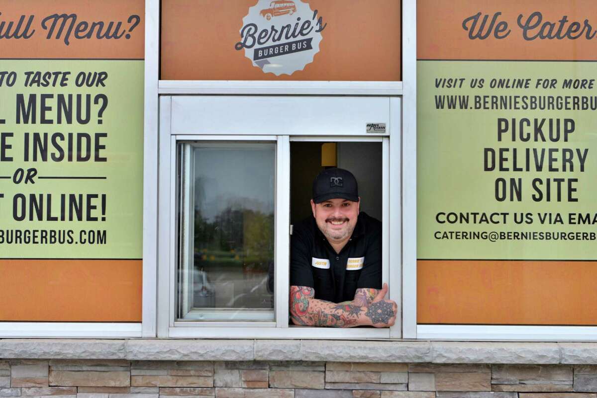 New Bernie’s Burger Bus opens in Missouri City today