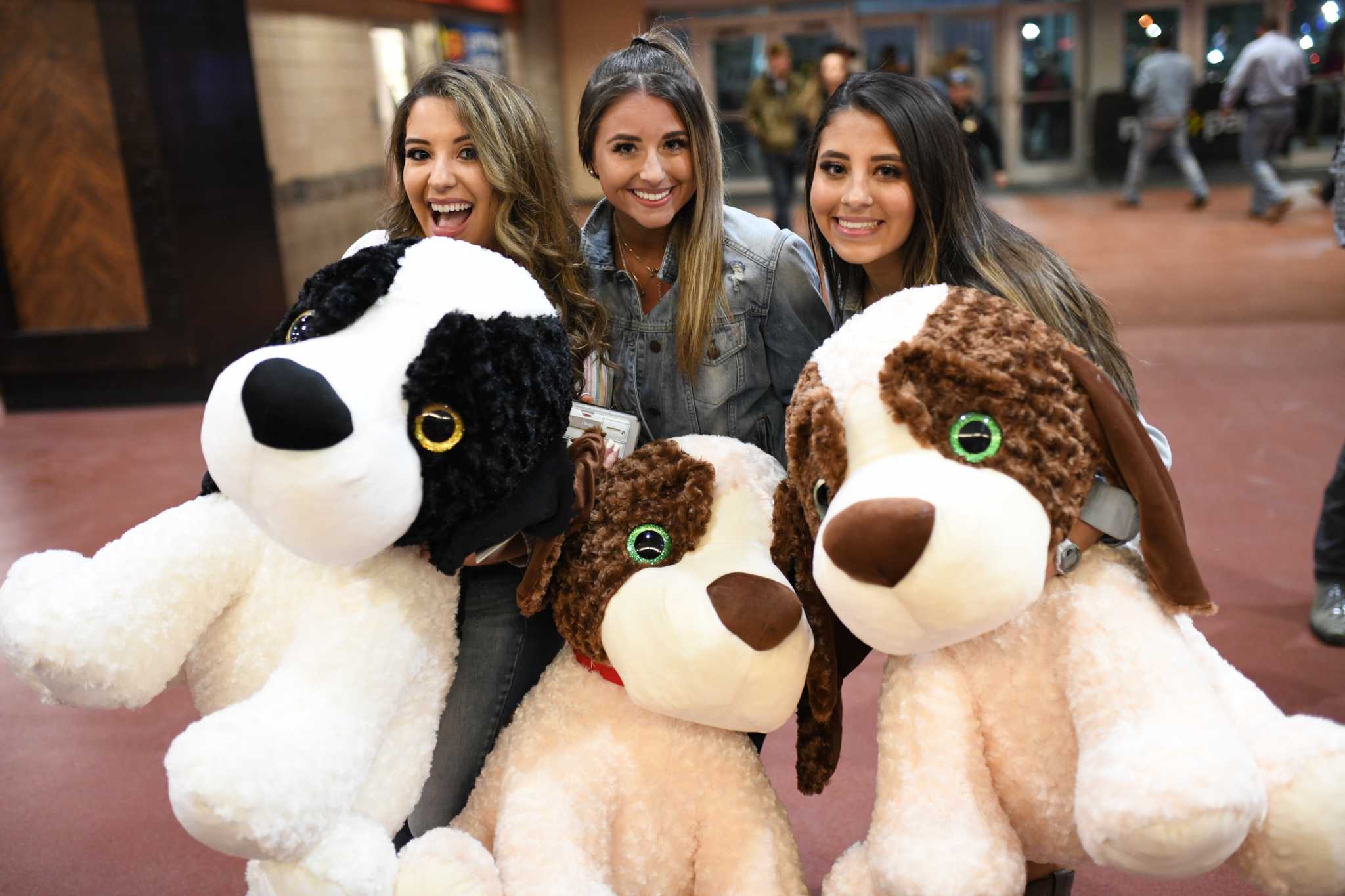 Cody Johnson's star continues to shine at RodeoHouston