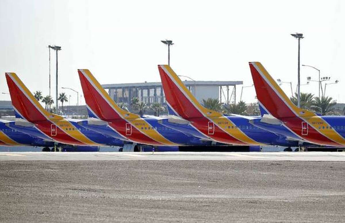 5 things to know about Boeing’s problems over new airplane