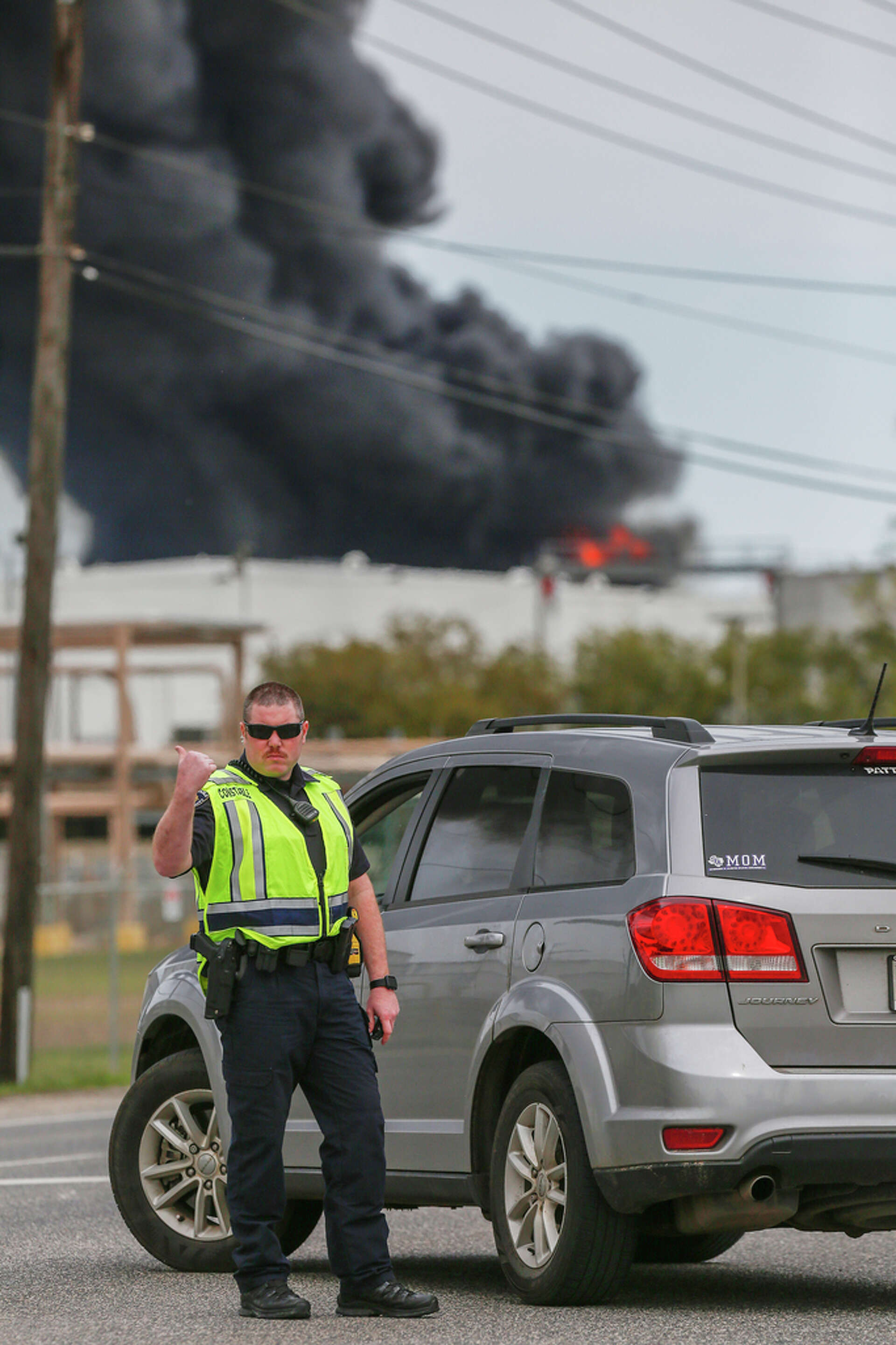 Deer Park petrochemical fire expected to last 'throughout the night'
