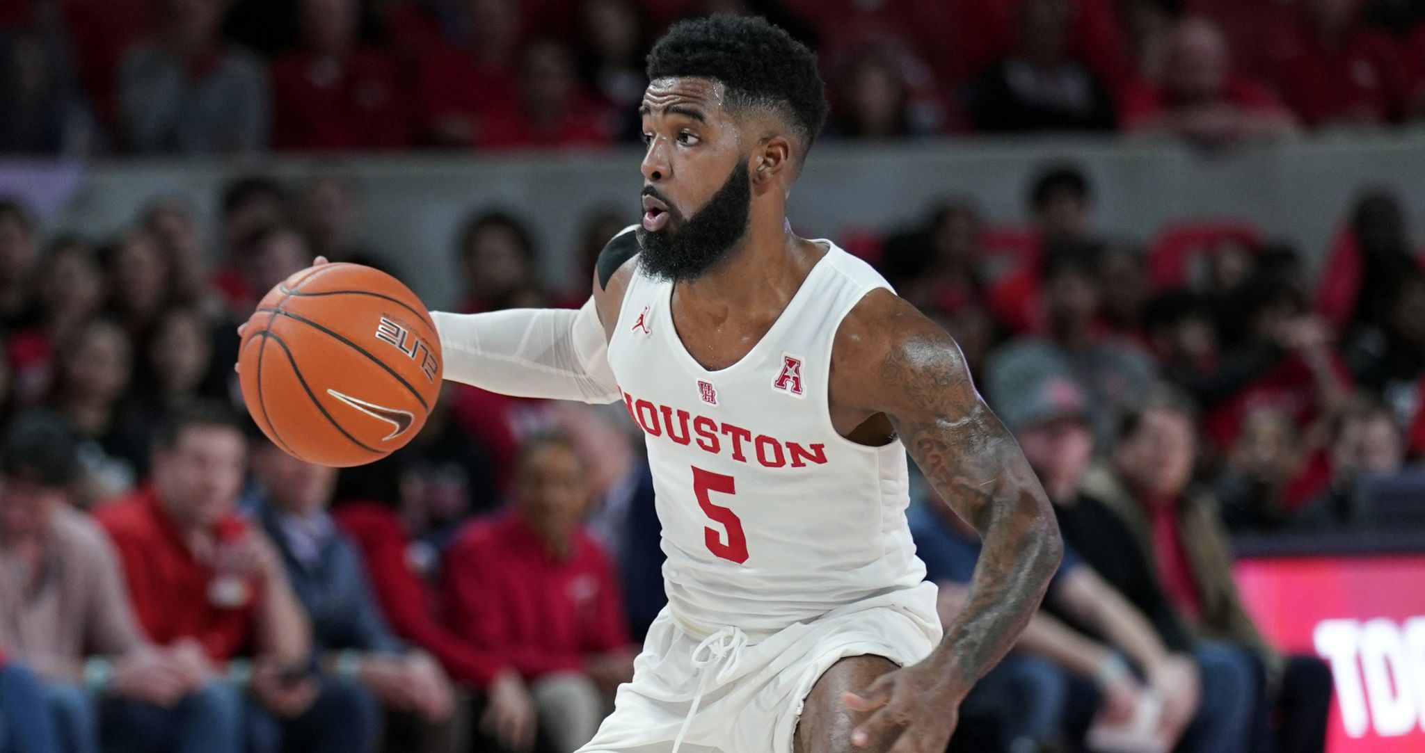 UH's Corey Davis undergoes treatment for hip injury