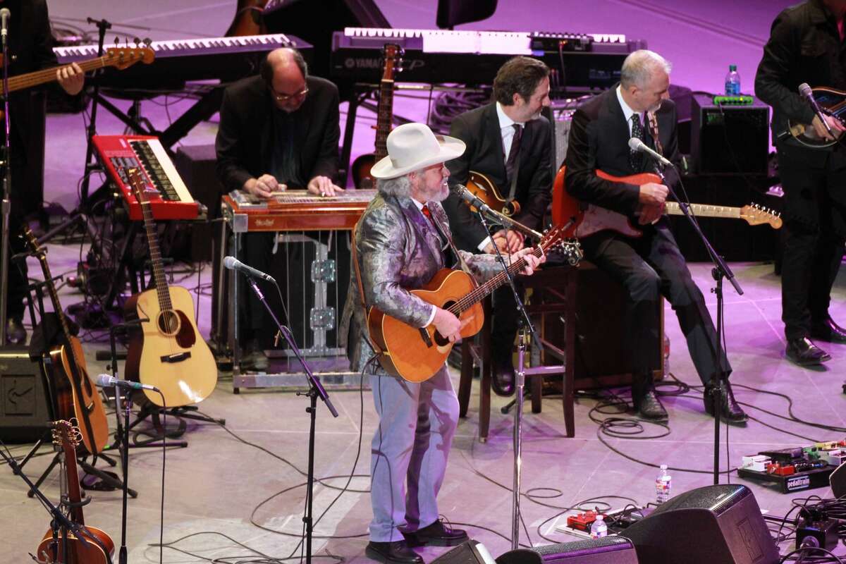 George Strait makes a triumphant return to RodeoHouston