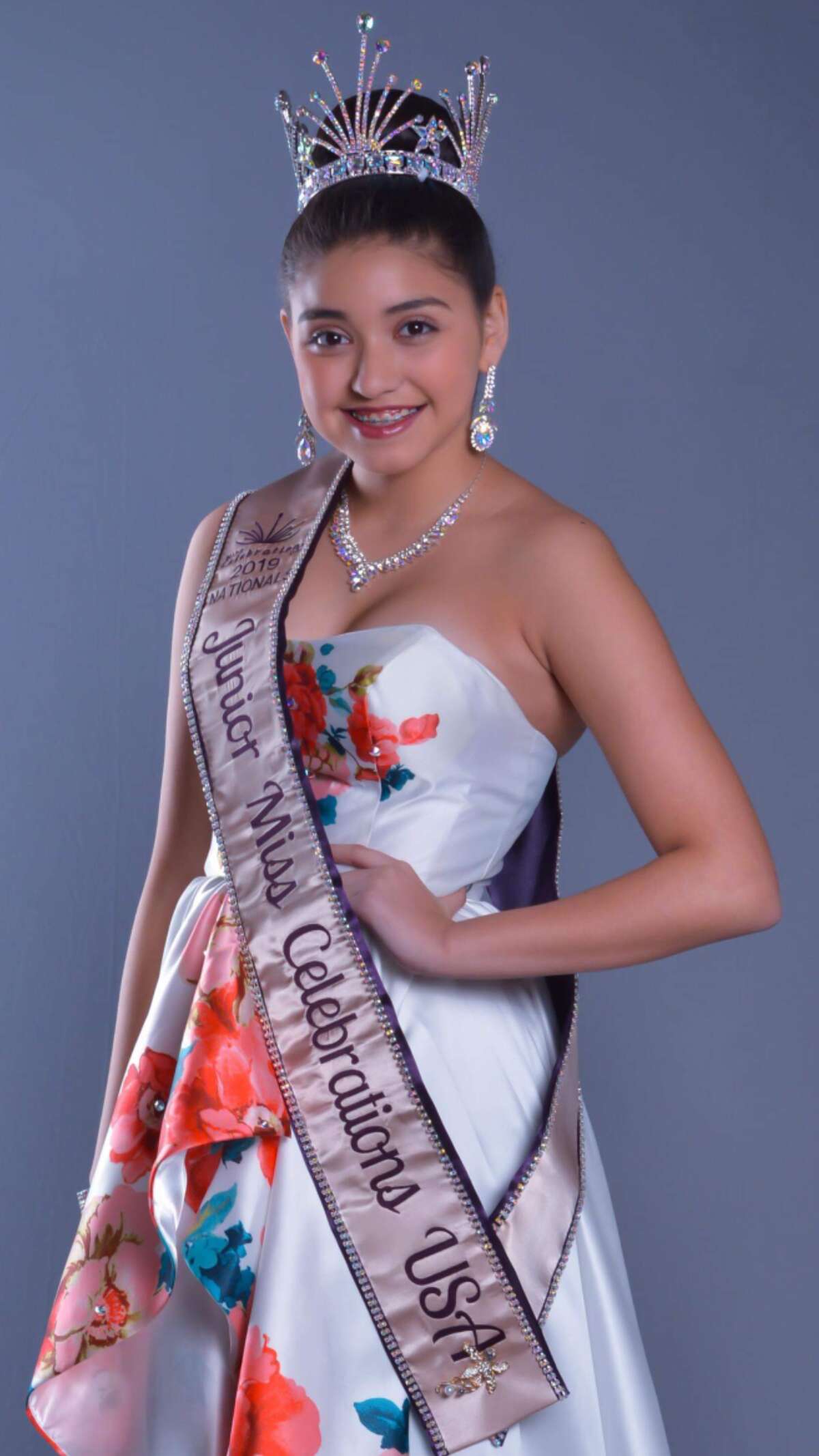 Three Laredoans crowned at Florida beauty competition