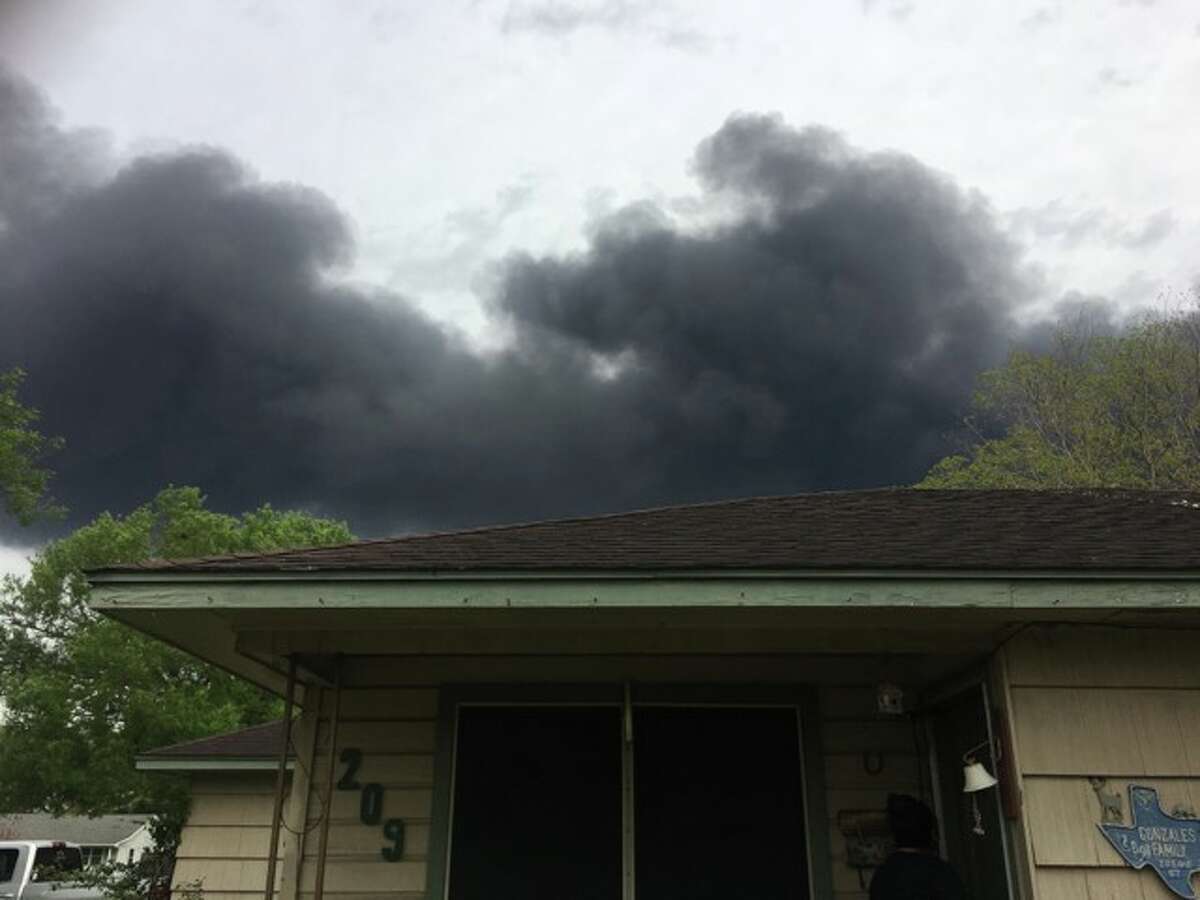 Heavy smog expected throughout Houston today, ozone action day issued ...