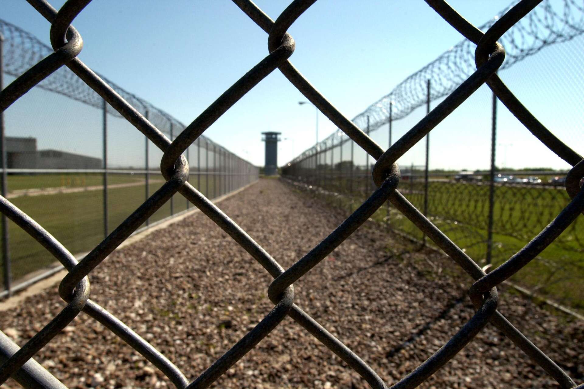 Native American inmates win right to long hair in Texas prison