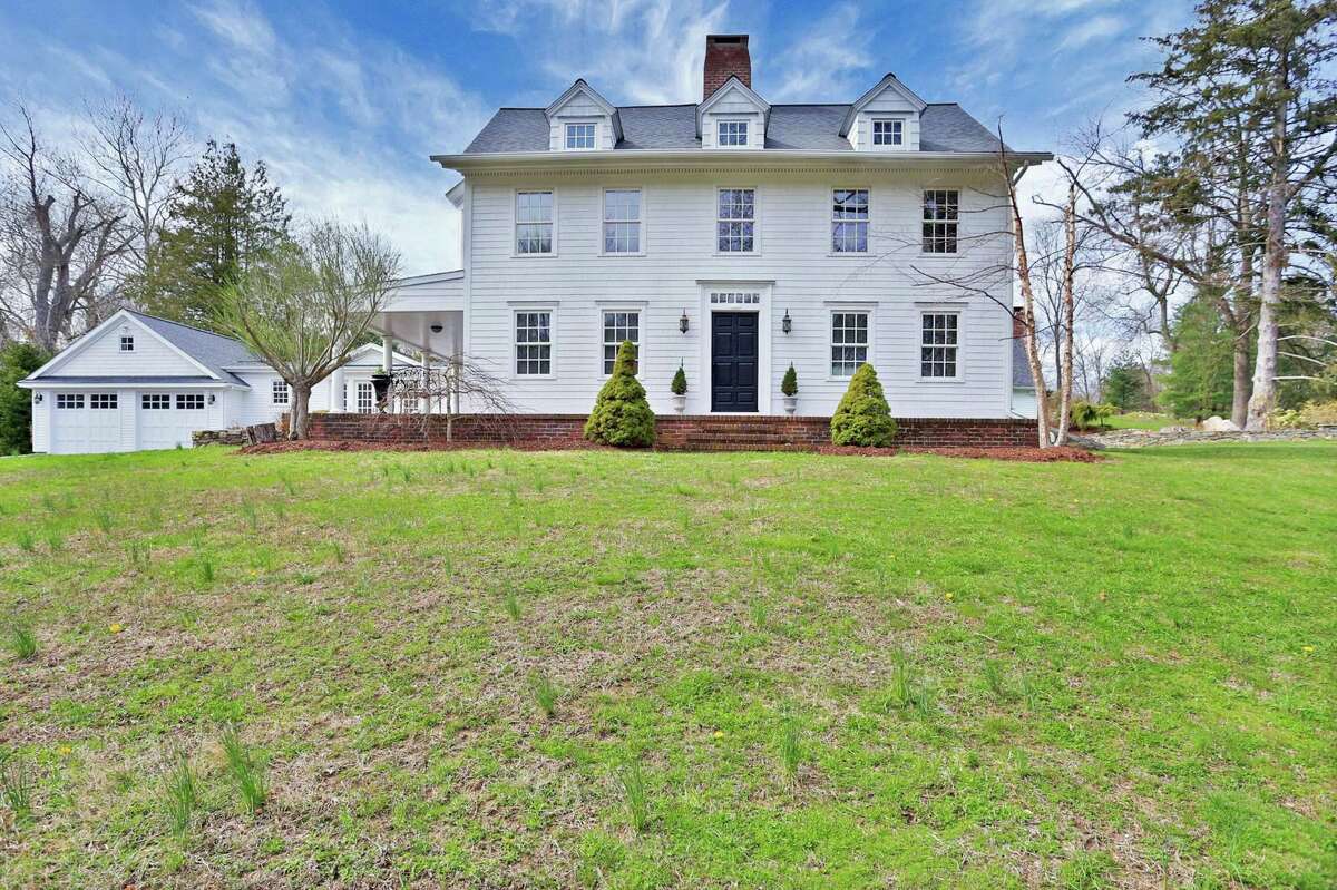 On the Market / A modernized, Revolutionary War-era colonial