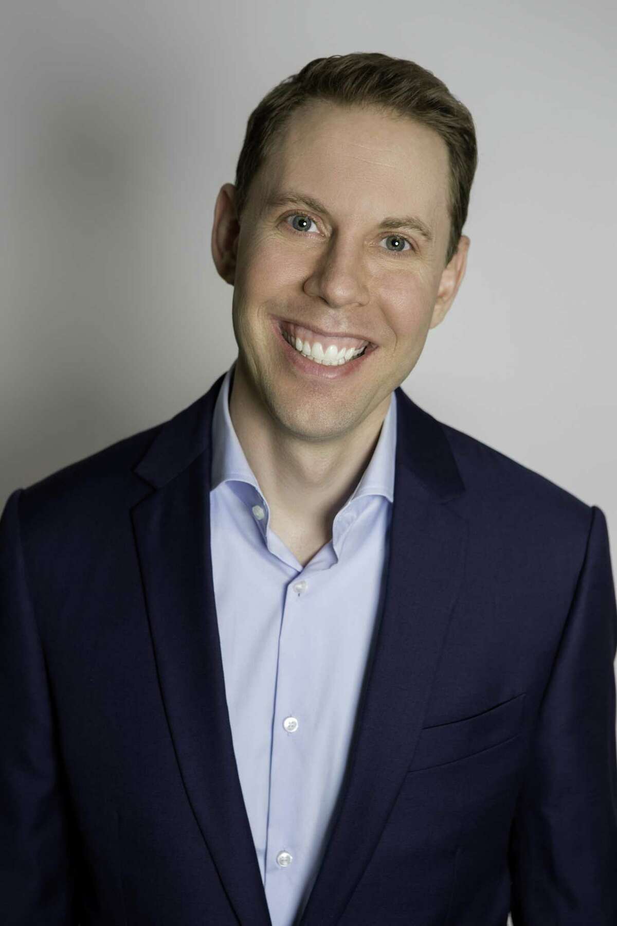 Comic Ryan Hamilton bringing his clean comedy back to Comix for 4 shows
