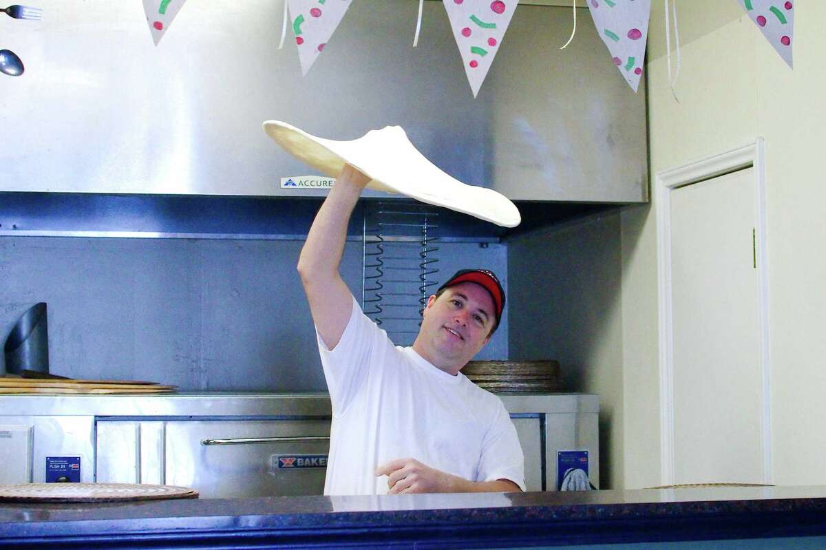 Friendswood Italian restaurant owner tells secret to 25 years in business