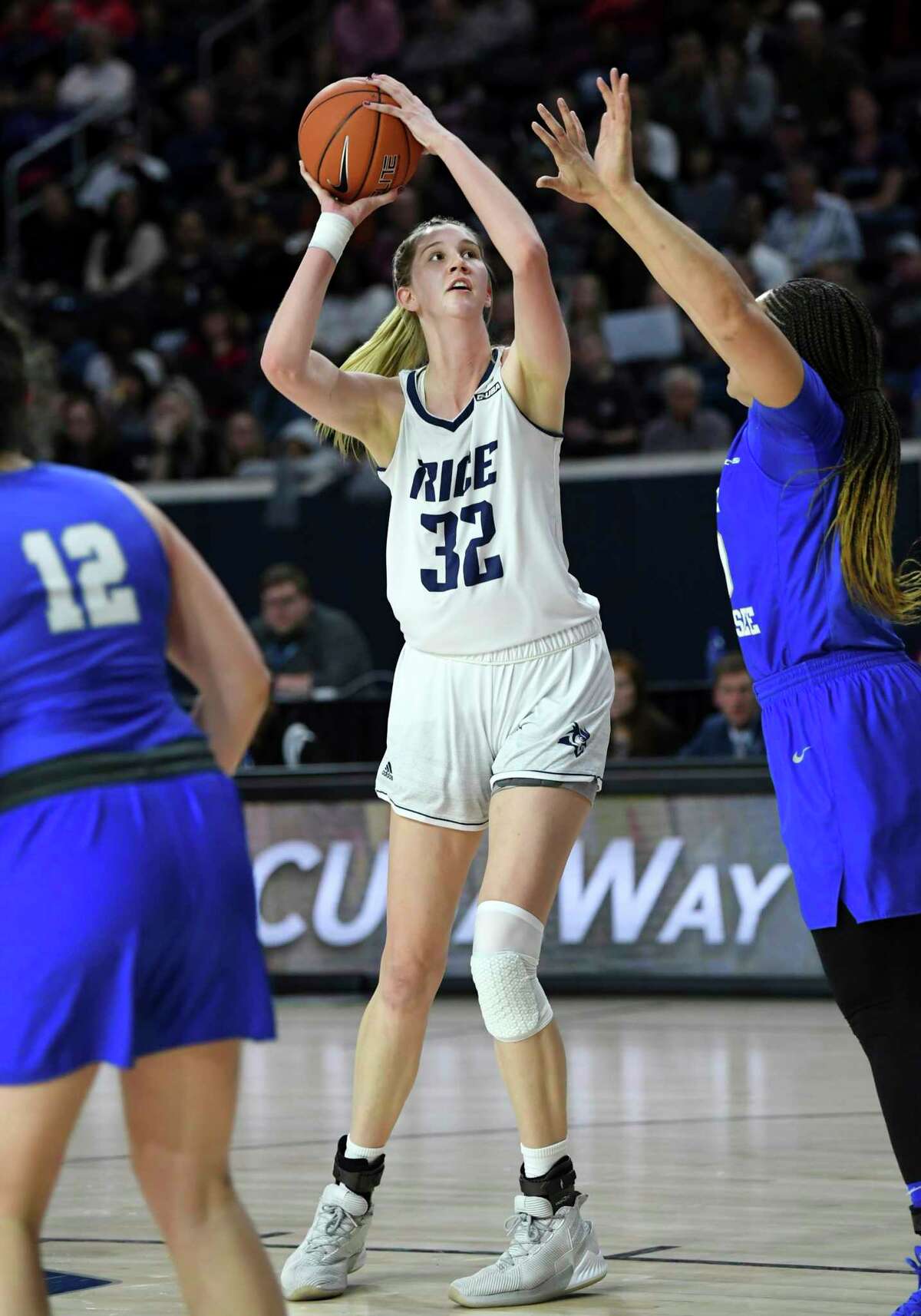 Former Houston high school stars in the Women's NCAA Tournament