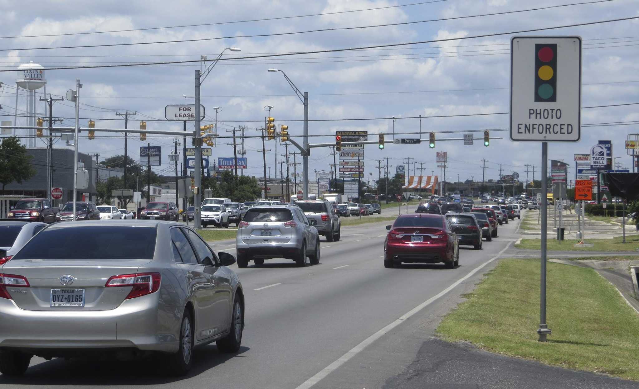 Red light cameras, hated by many, outlawed by Texas senate and facing ...