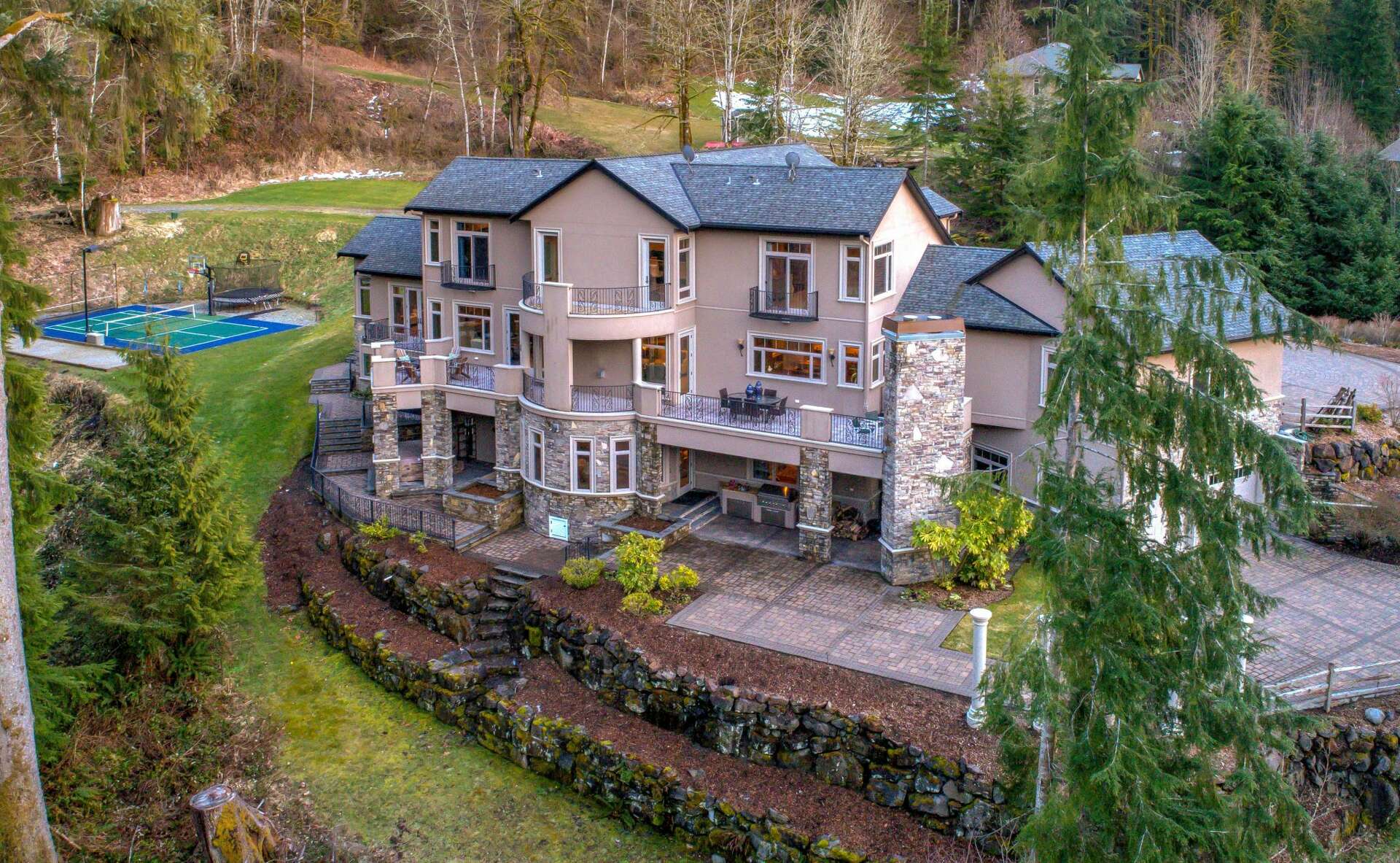 10-acre estate in Fall City includes massive, luxury home, bonus ...