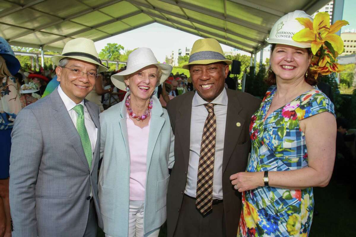 Ladies who luncheon host "tea with best friends," raise $400,000 for ...