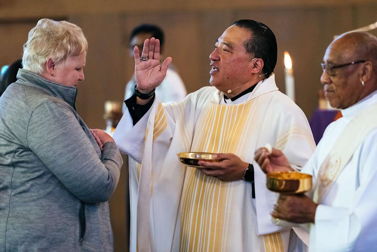 Oakland police honor four officers killed on duty 10 years ago