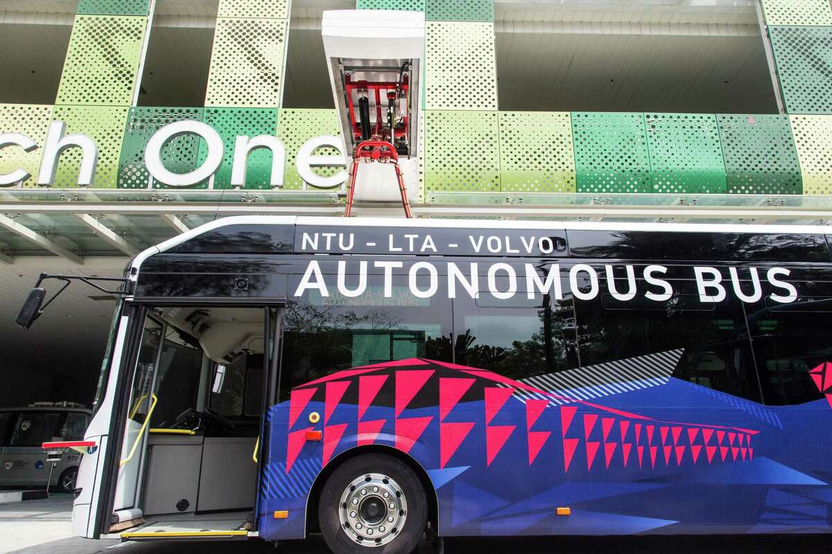 Autonomous semi-trucks coming to I-10 soon