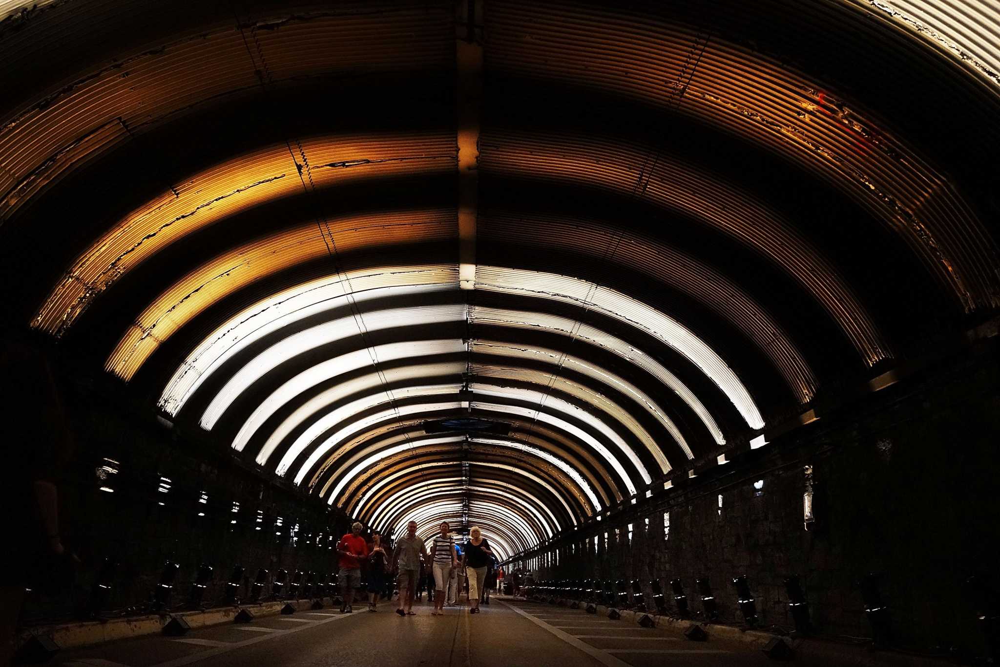 Broken rail in NYC tunnel delays Metro-North trains