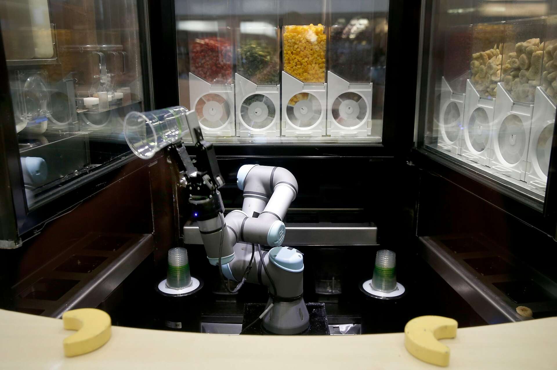 Meet San Francisco’s new, giant, smoothie-making robot
