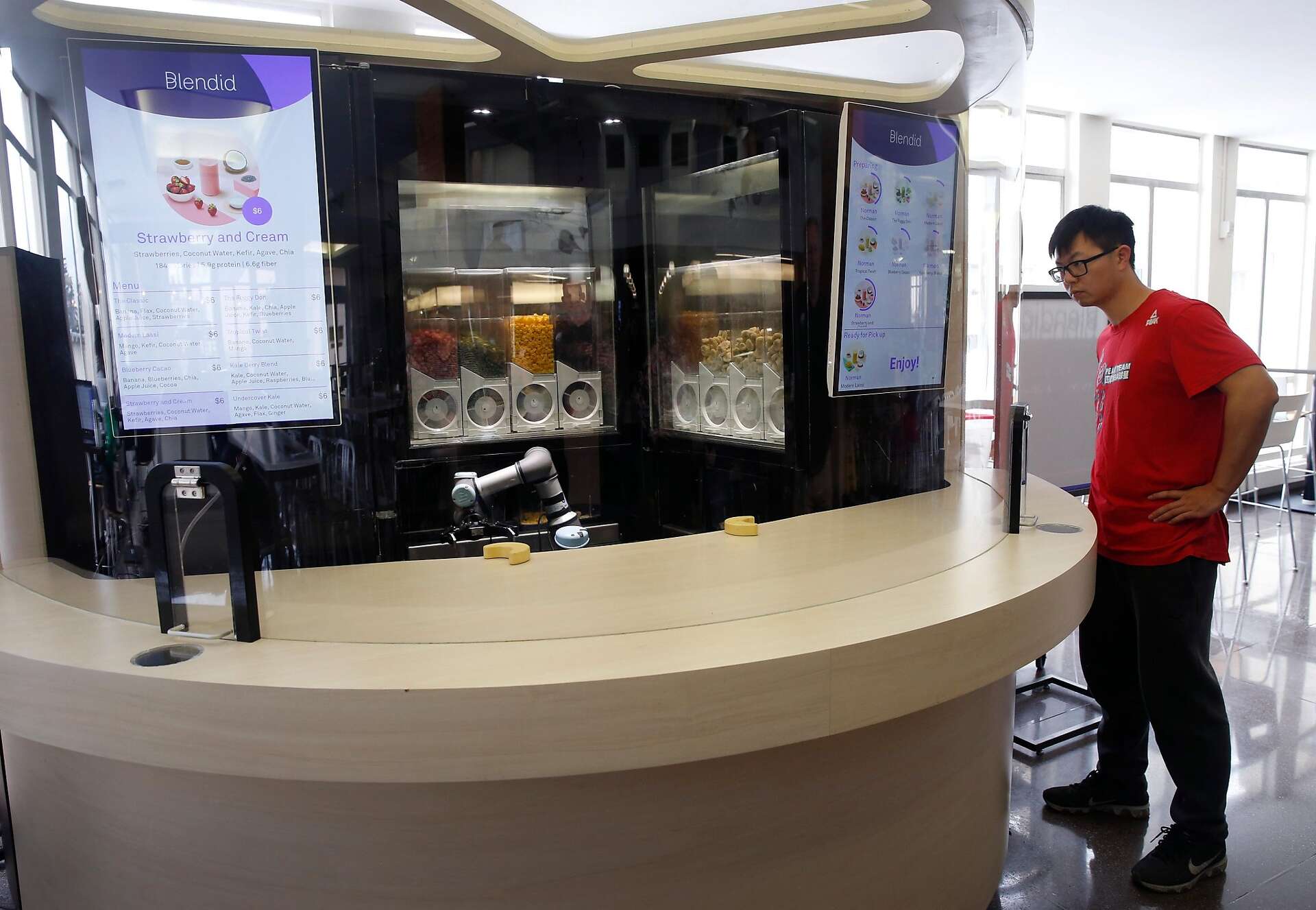 Meet San Francisco’s new, giant, smoothie-making robot