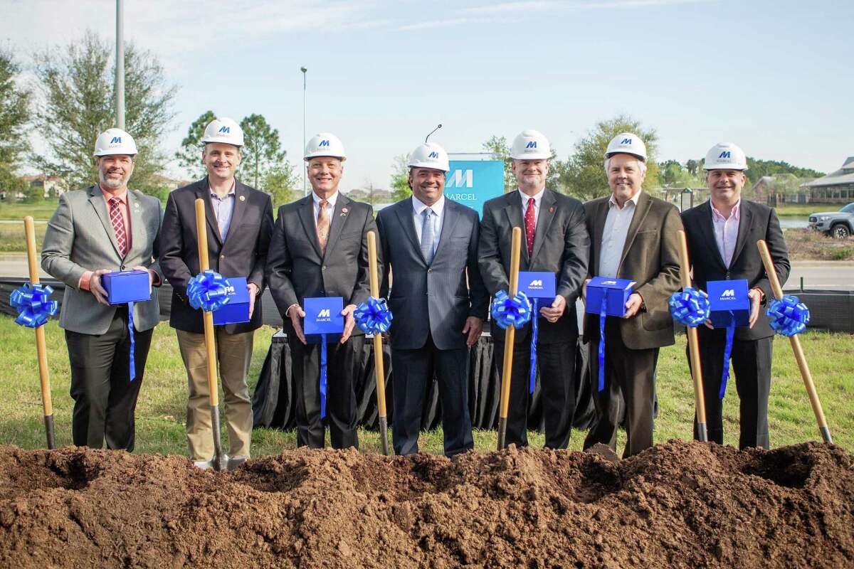 Cross Creek Town Center breaks ground