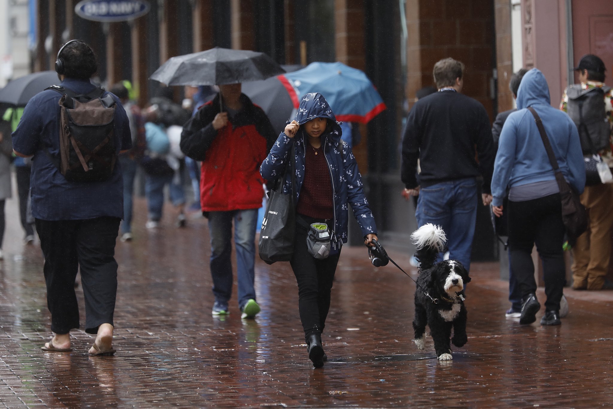 Cold, rainy weather expected for Sunday, Memorial Day should be dry